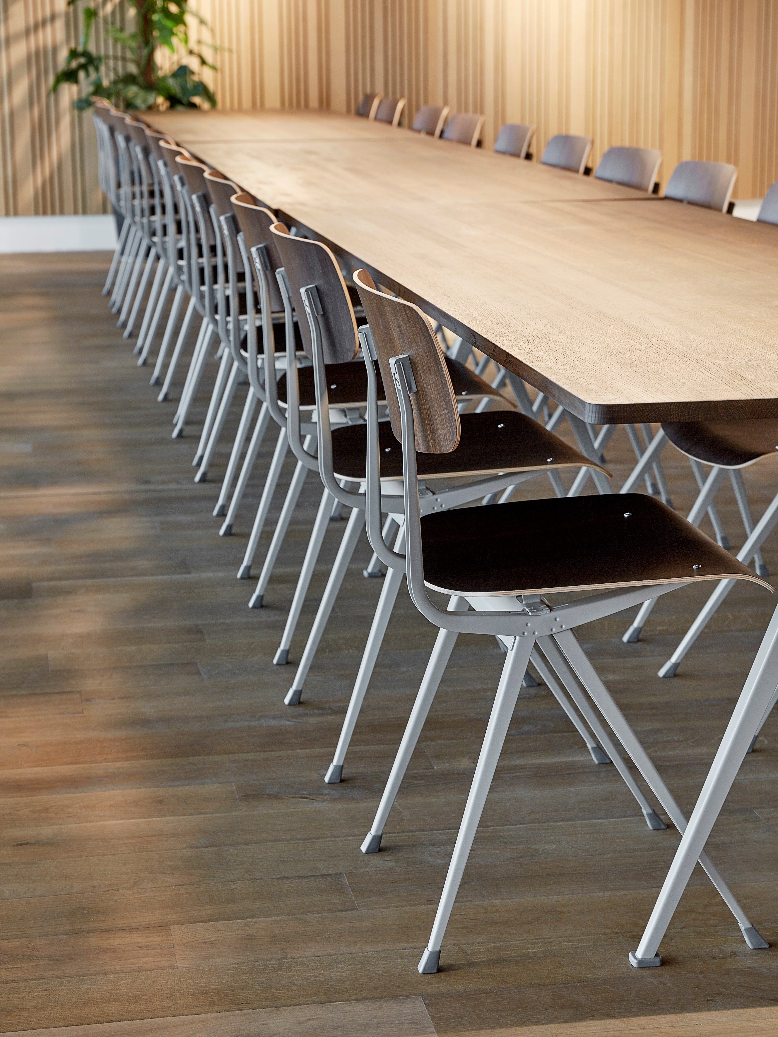 PYRAMID TABLE 02 Table By Hay