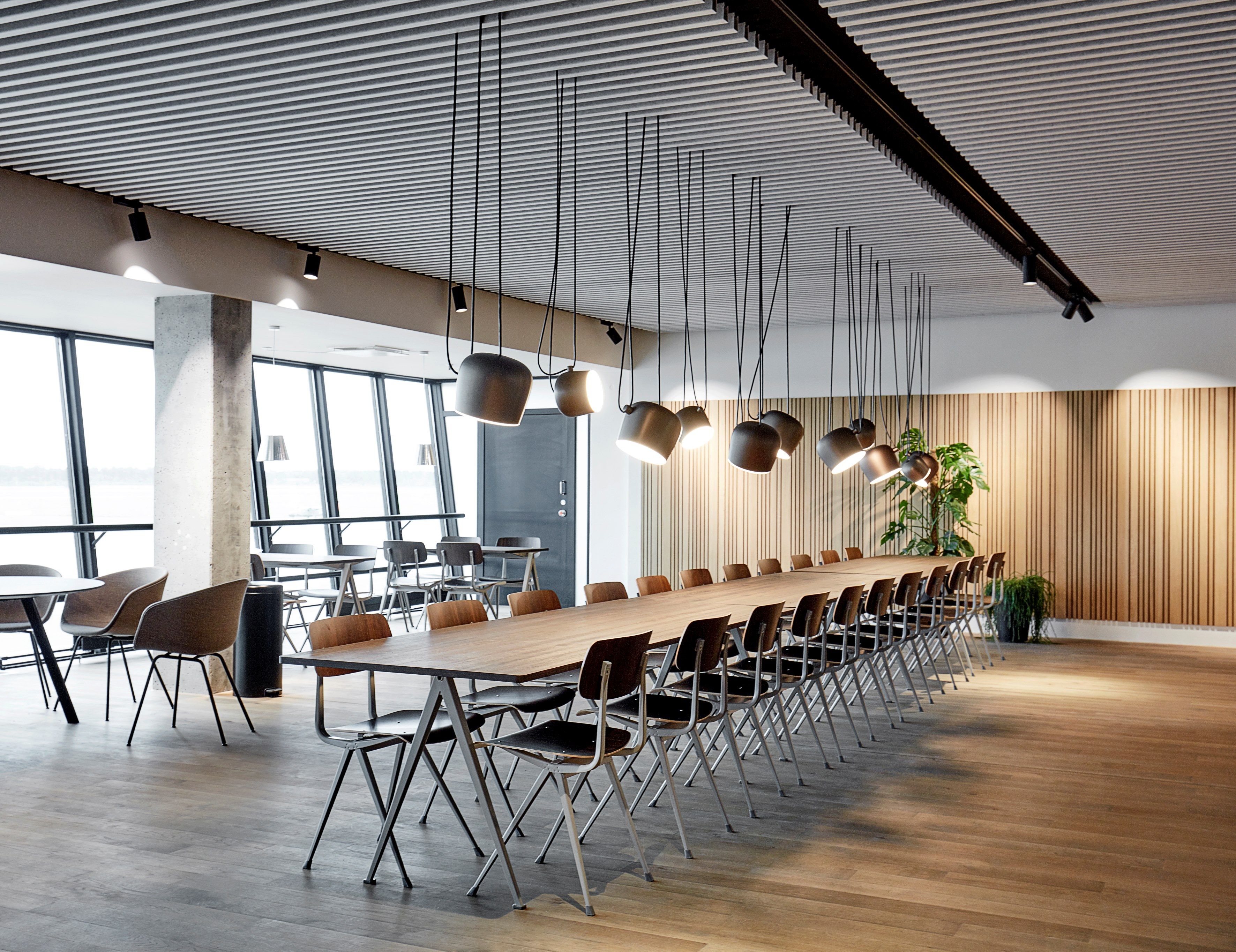 PYRAMID TABLE 02 Table By Hay