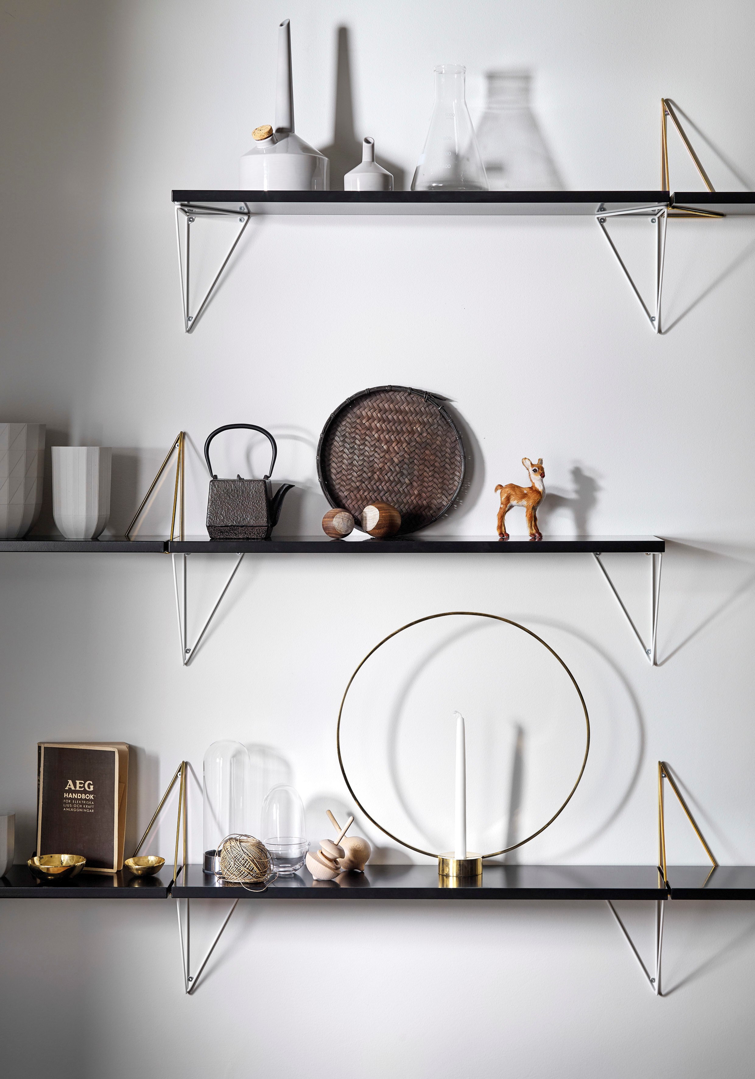 PYTHAGORAS | Wall shelf Pythagoras Collection By Maze design Gustav Rosén