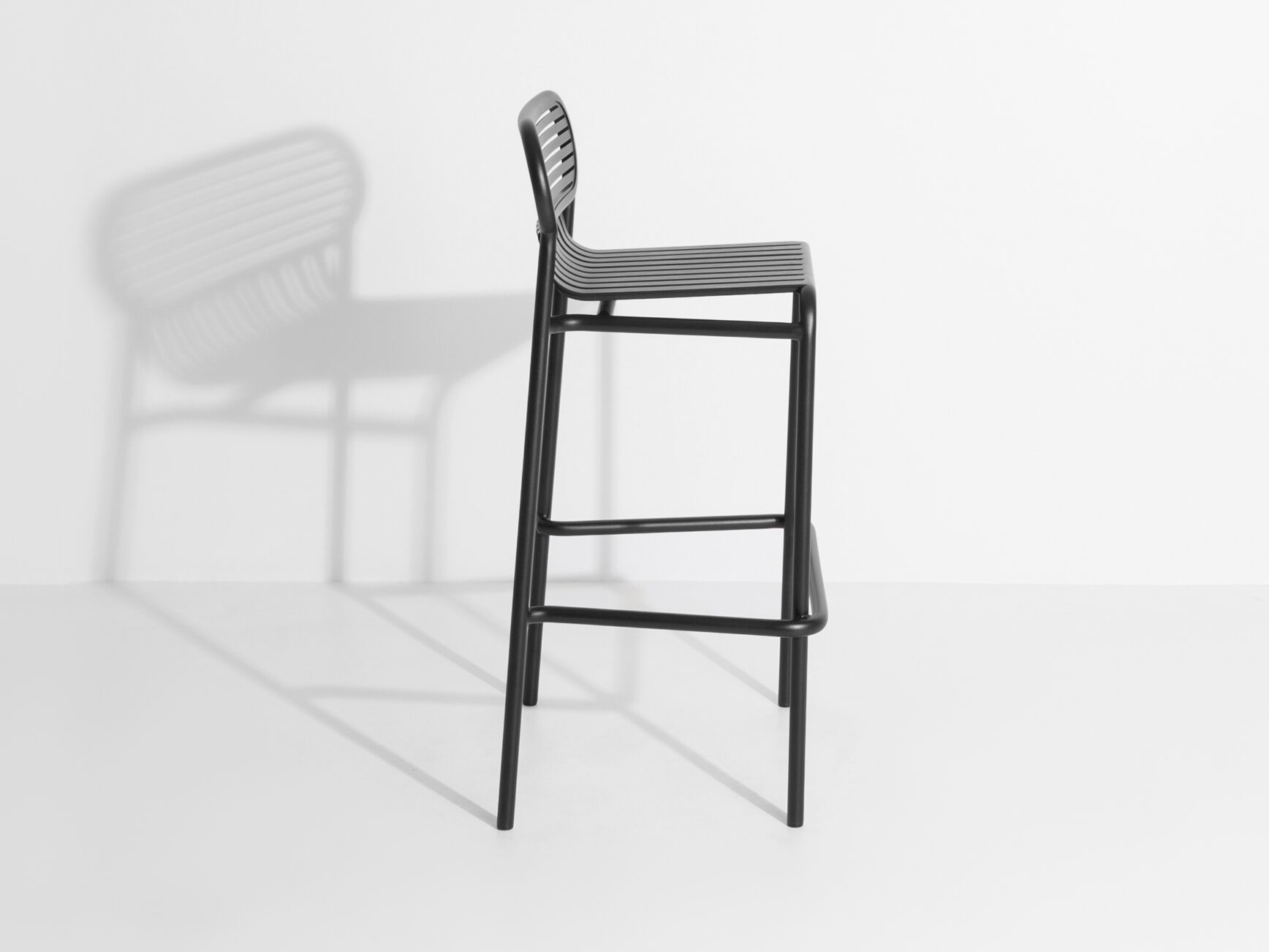 WEEK-END High powder coated aluminium stool with footrest By Petite ...