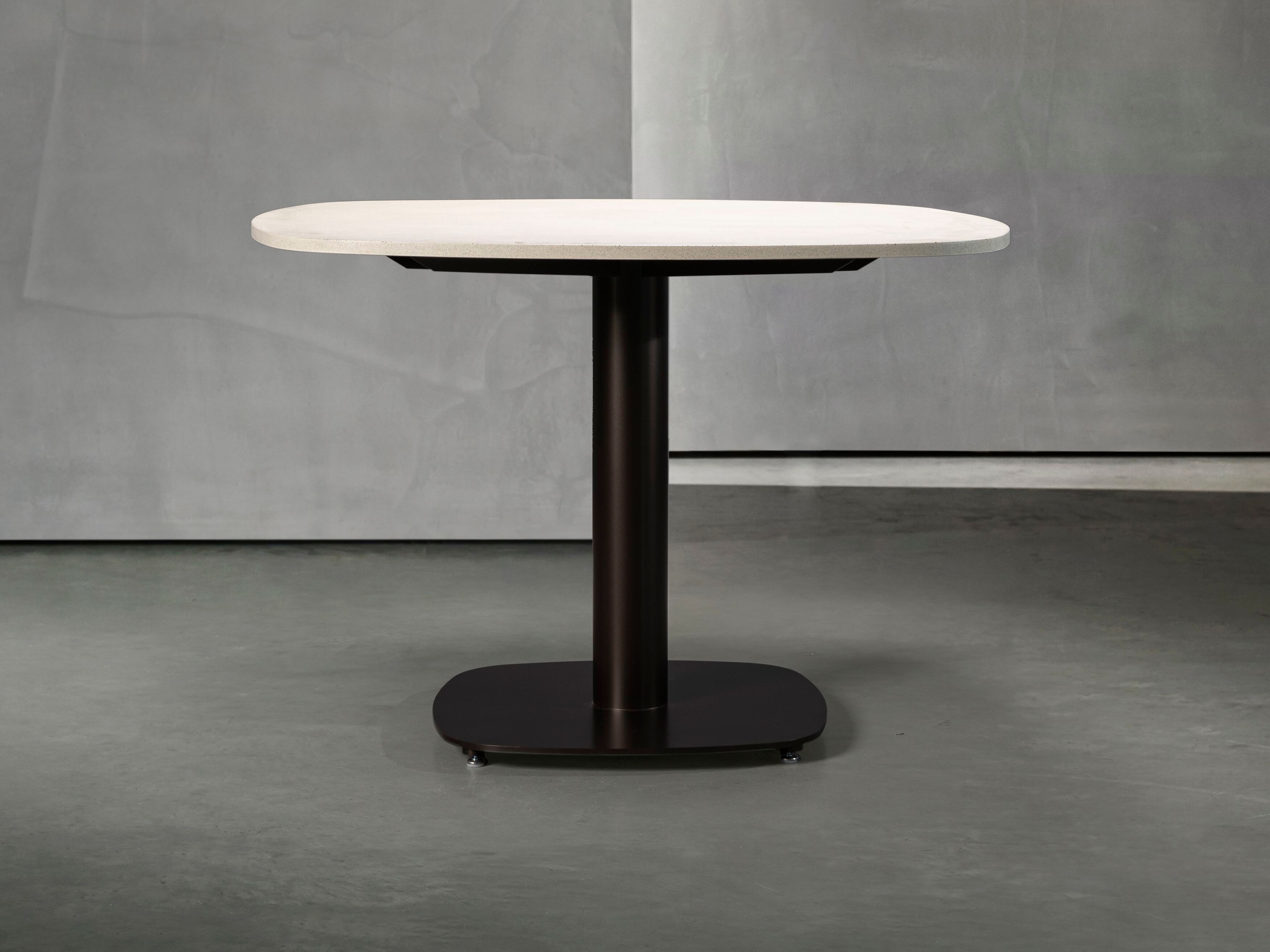 KEKKE OUTDOOR Table By Piet Boon