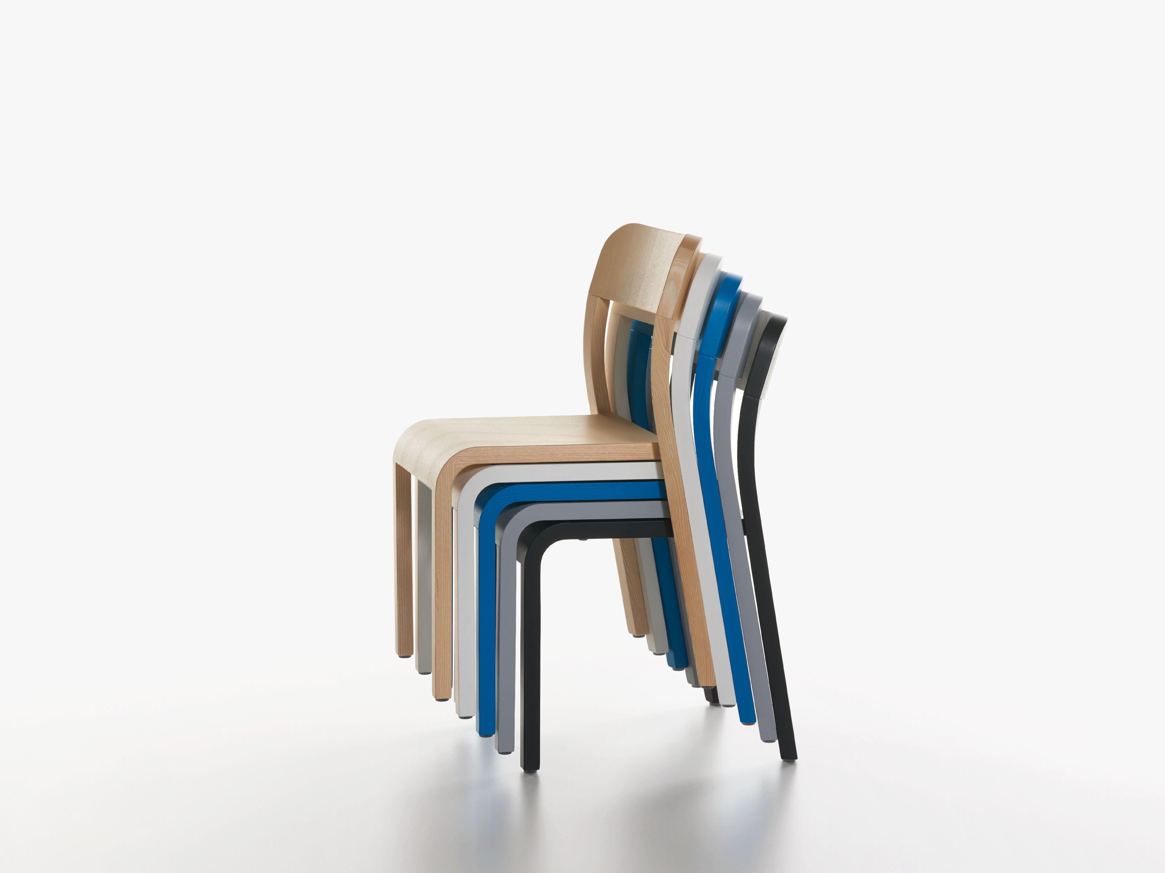 BLOCCO Stackable wooden chair By Plank | design Naoto Fukasawa