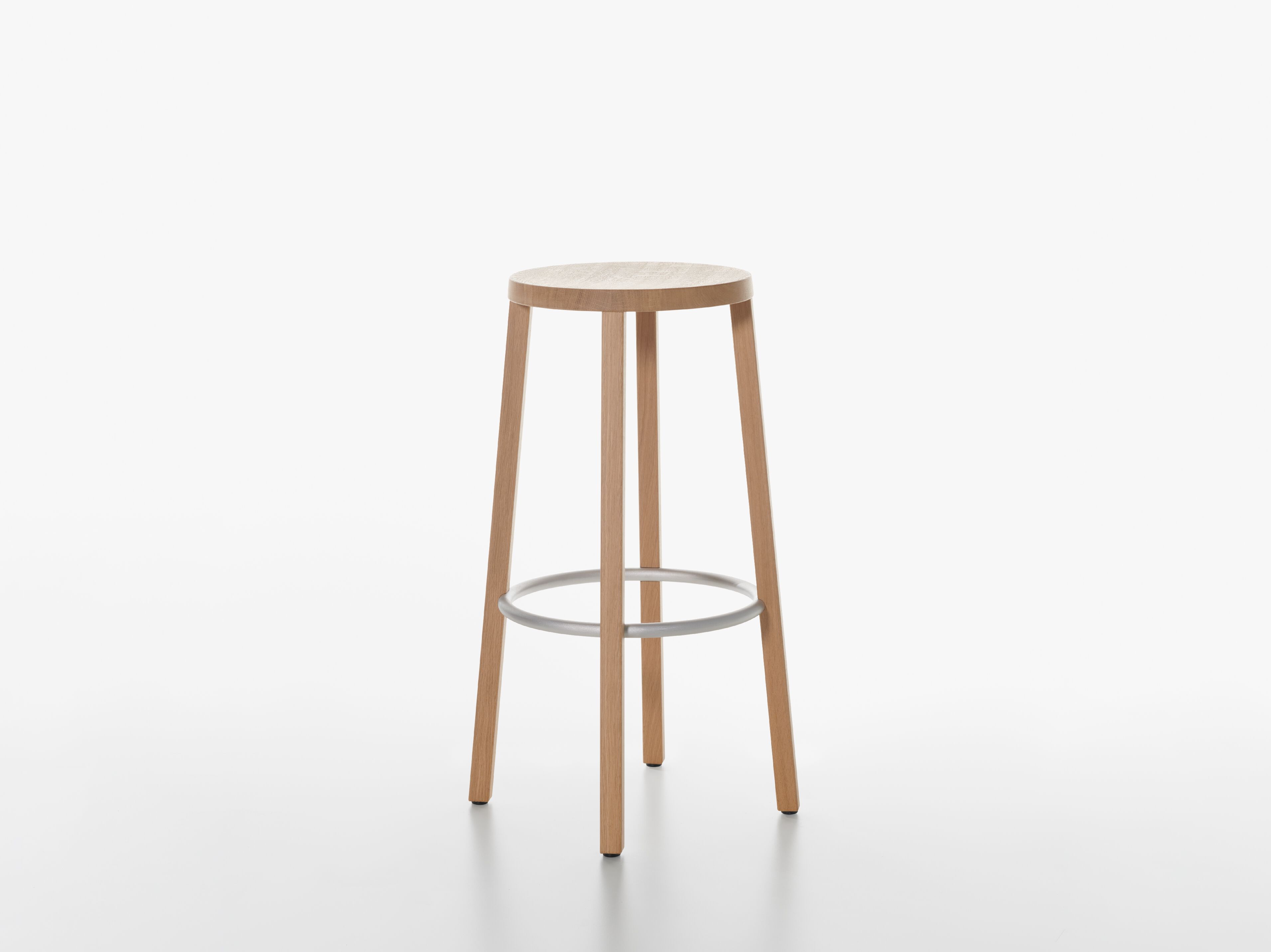BLOCCO Oak stool By Plank | design Naoto Fukasawa