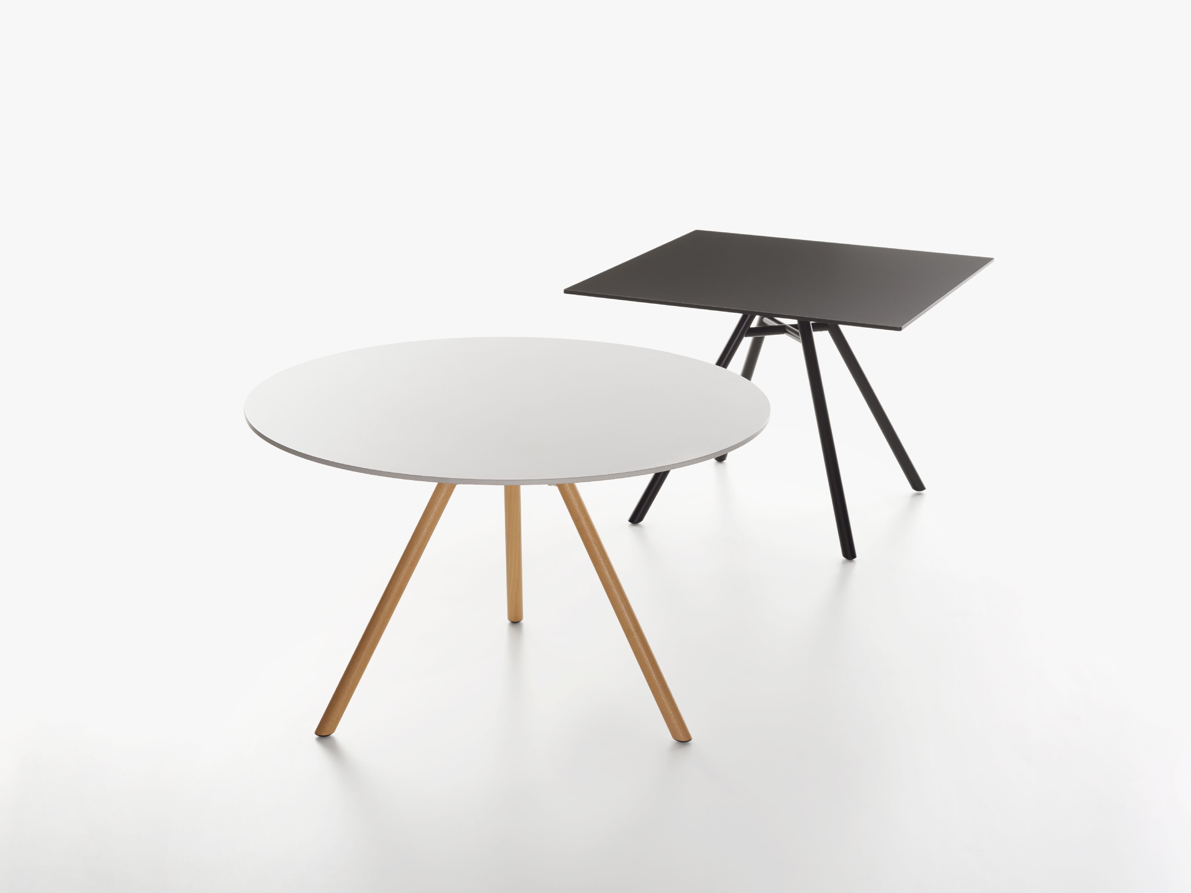 MART Round table with HPL top By Plank | design Plank Lab