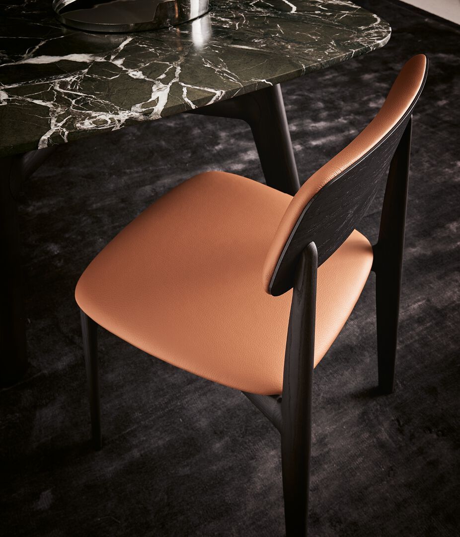 CURVE Elm chair with integrated cushion By Poliform | design Emmanuel Gallina