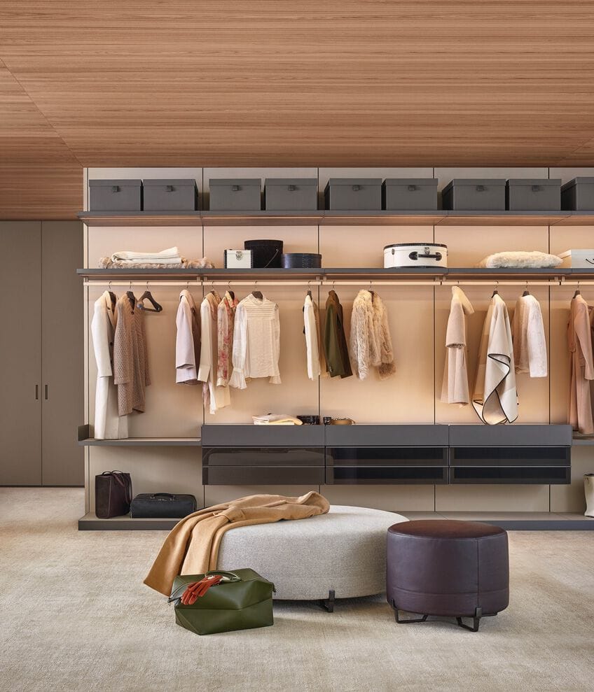 NEW YORK - POUF Pouf quadrato in pelle By Poliform | design Jean-Marie ...