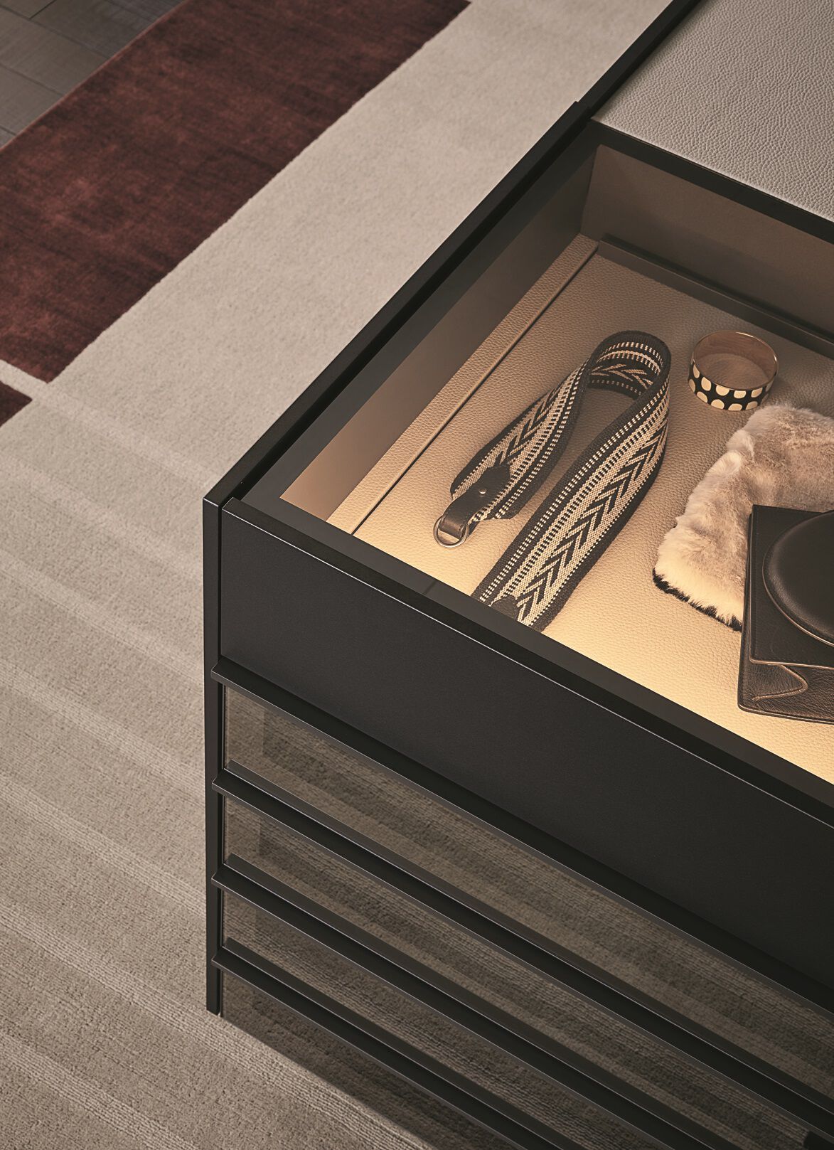 SET UP Chest of drawers By Poliform