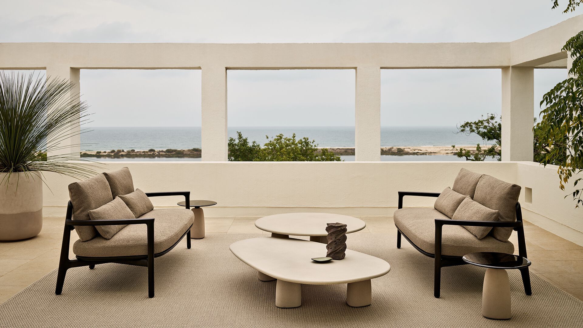 STRATA Round garden side table By Poliform