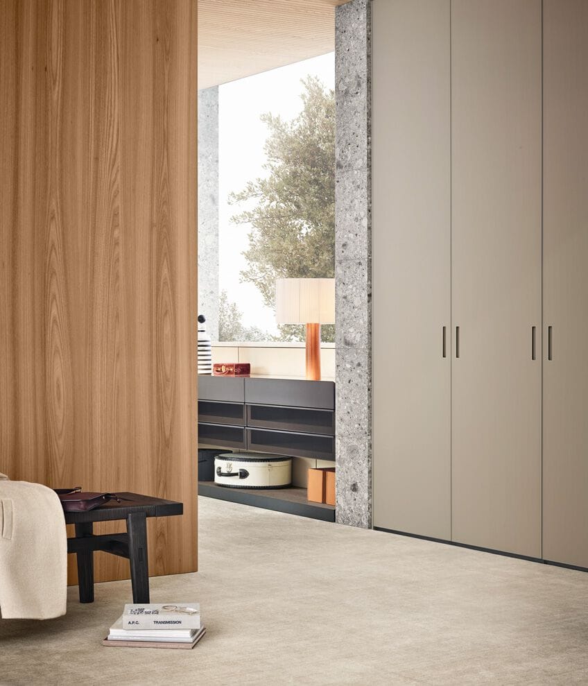 UBIK Sectional walk-in wardrobe By Poliform