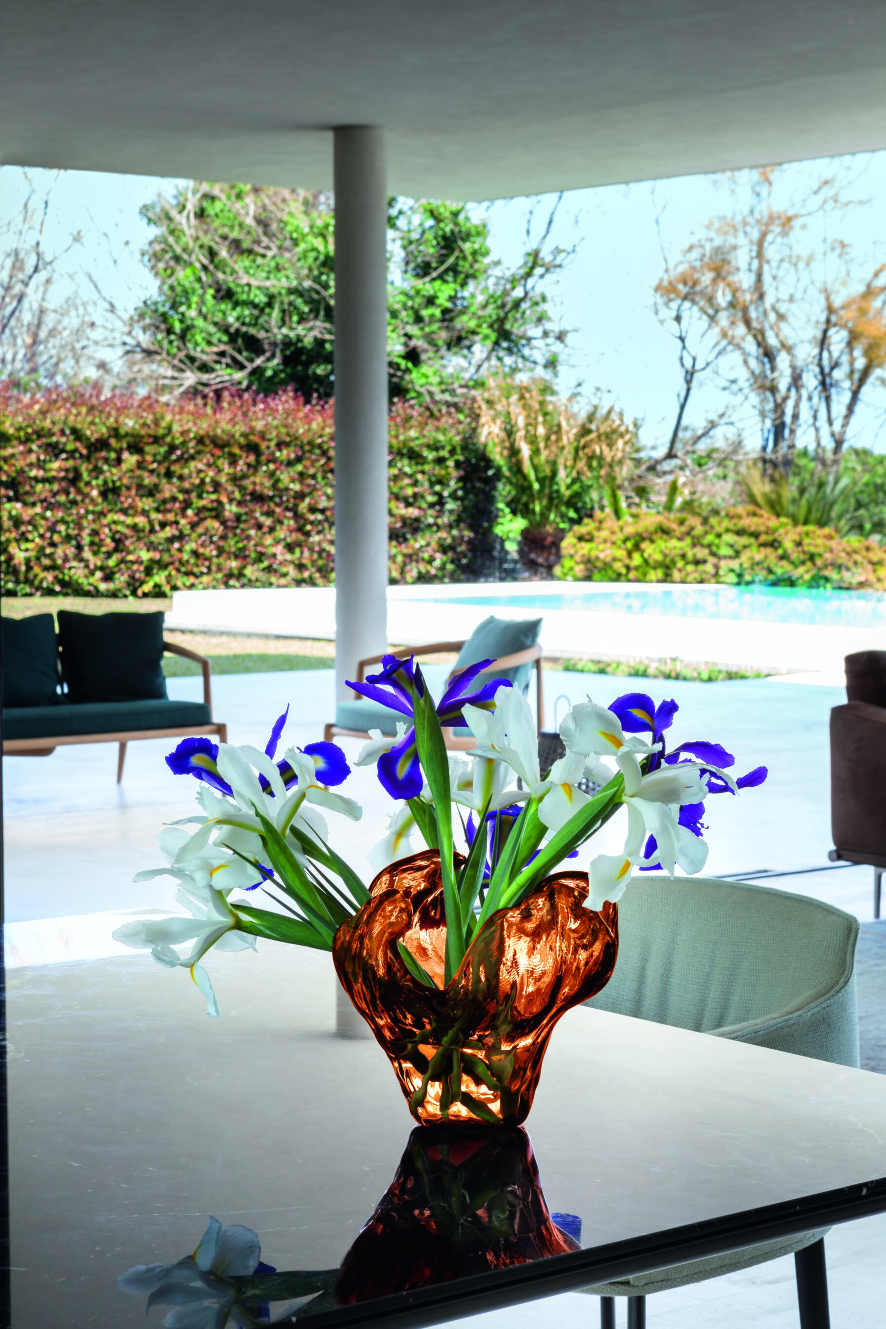 WATER ILLUSION Recycled glass vase By Poltrona Frau | design Assia ...