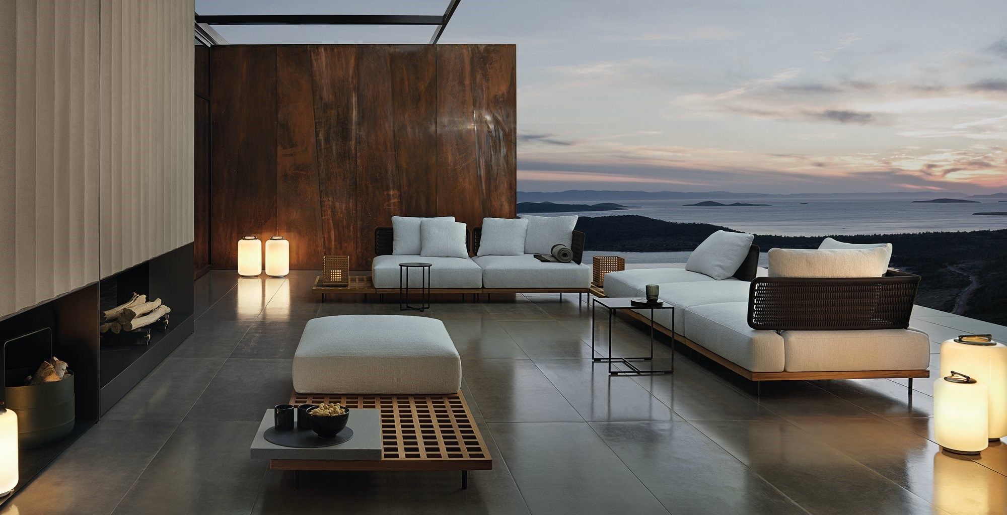 QUADRADO Outdoor sofa By Minotti | design Marcio Kogan, studio mk27
