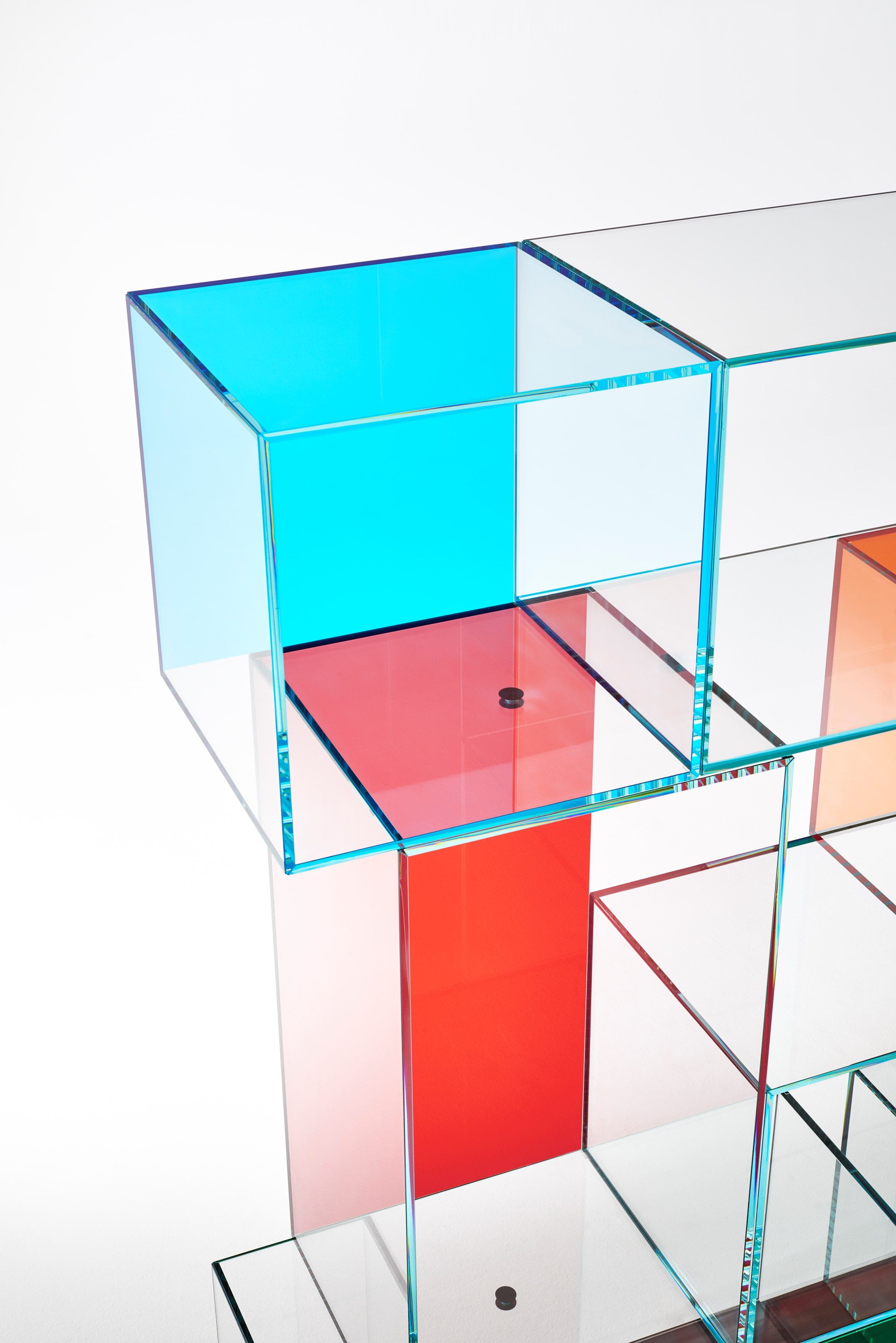 QUANTUM Modular crystal bookcase By Glas Italia | design Piero Lissoni