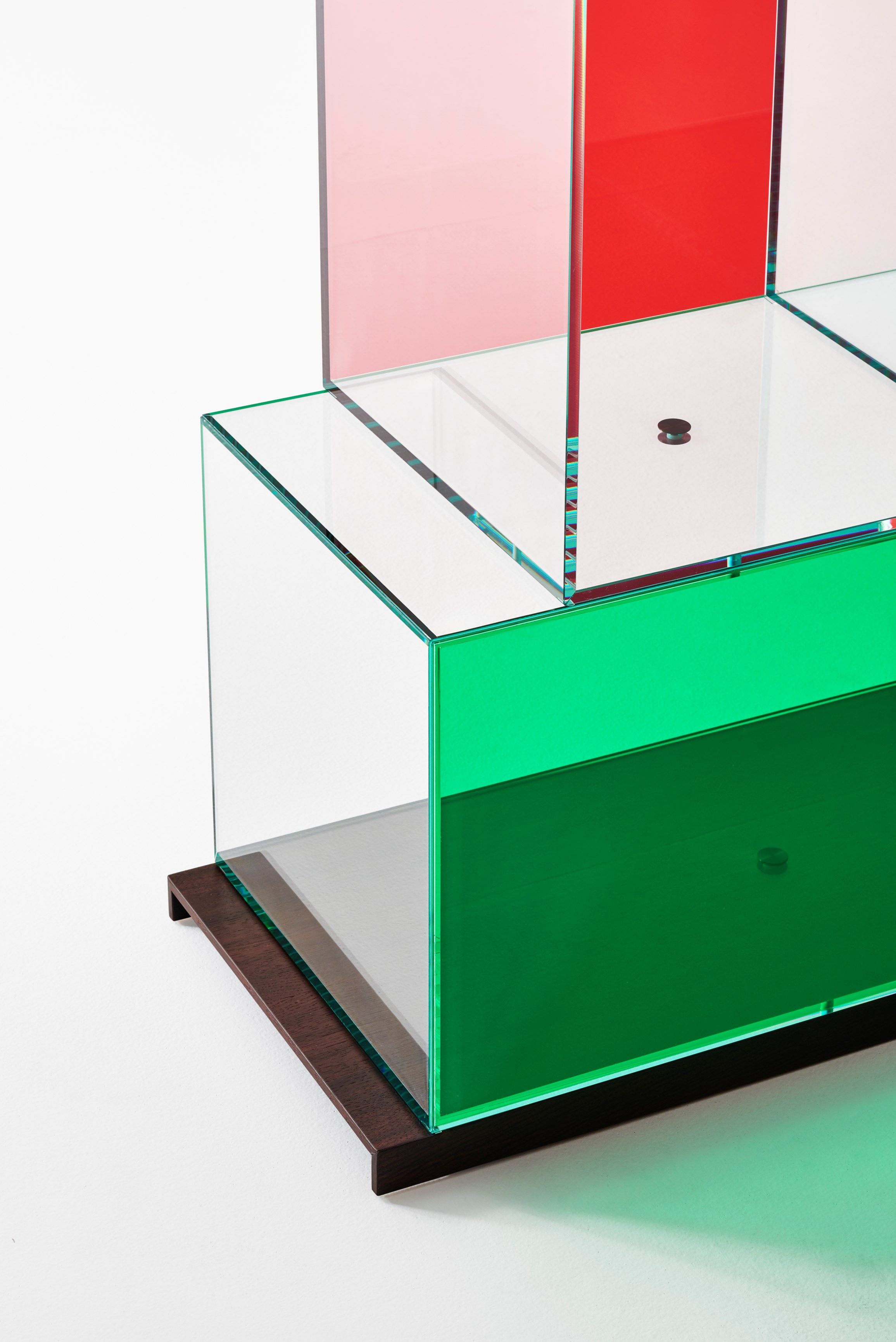 QUANTUM Modular crystal bookcase By Glas Italia | design Piero Lissoni