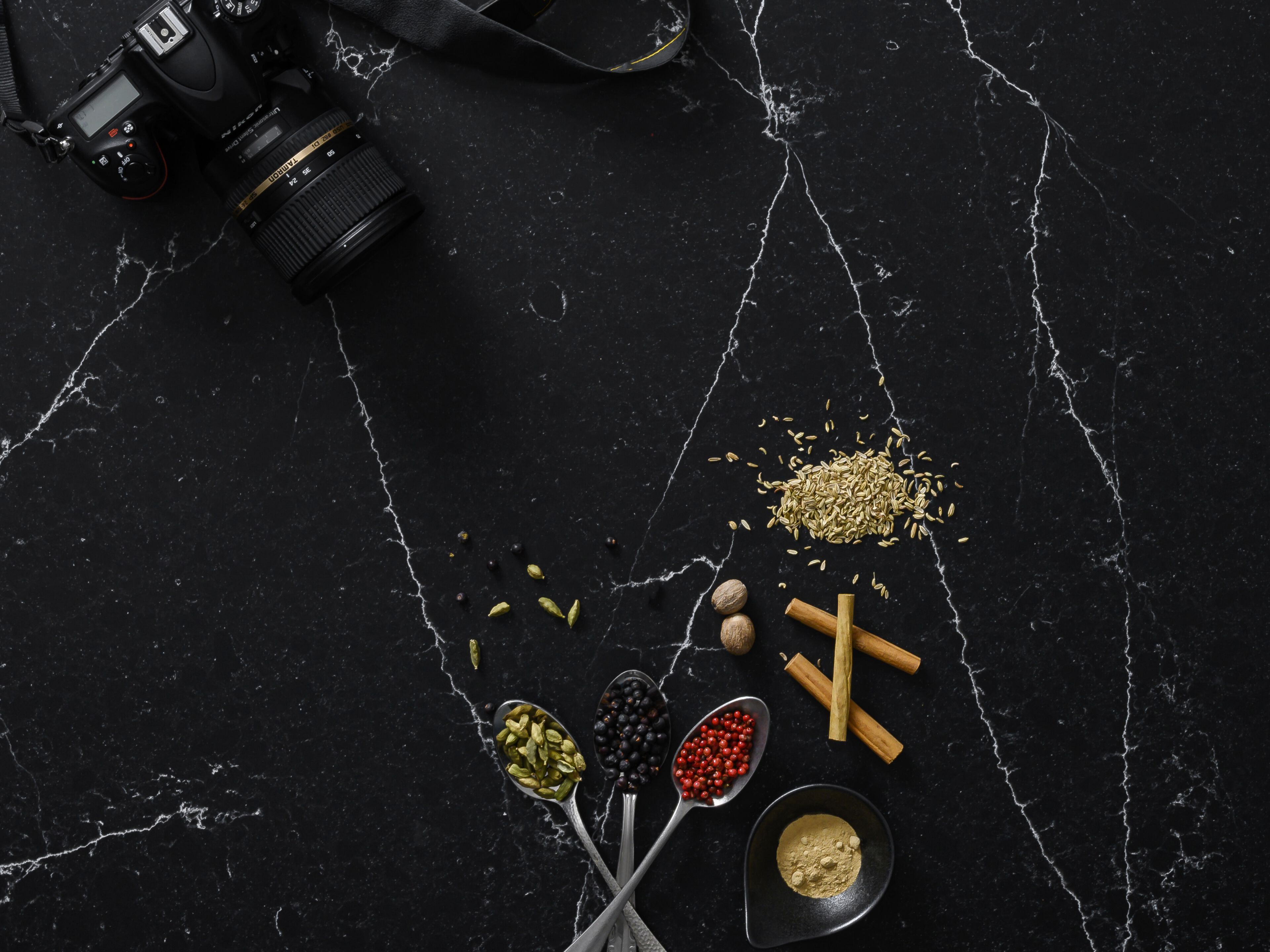 PLANET - PLUTO Quartz agglomerate wall tiles By QUARTZFORMS