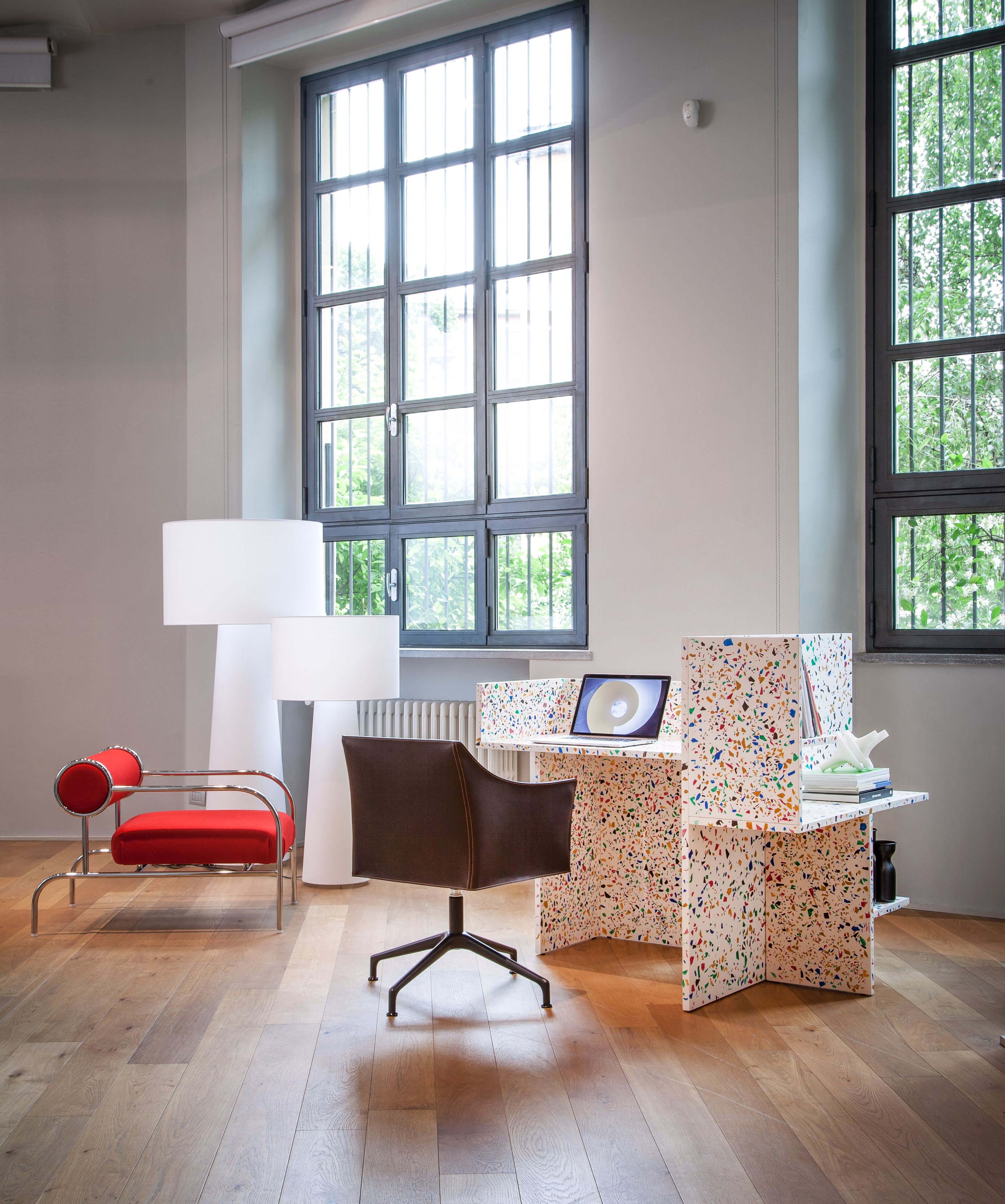 RADICÀL FAKE Writing desk By Cappellini | design Patricia Urquiola