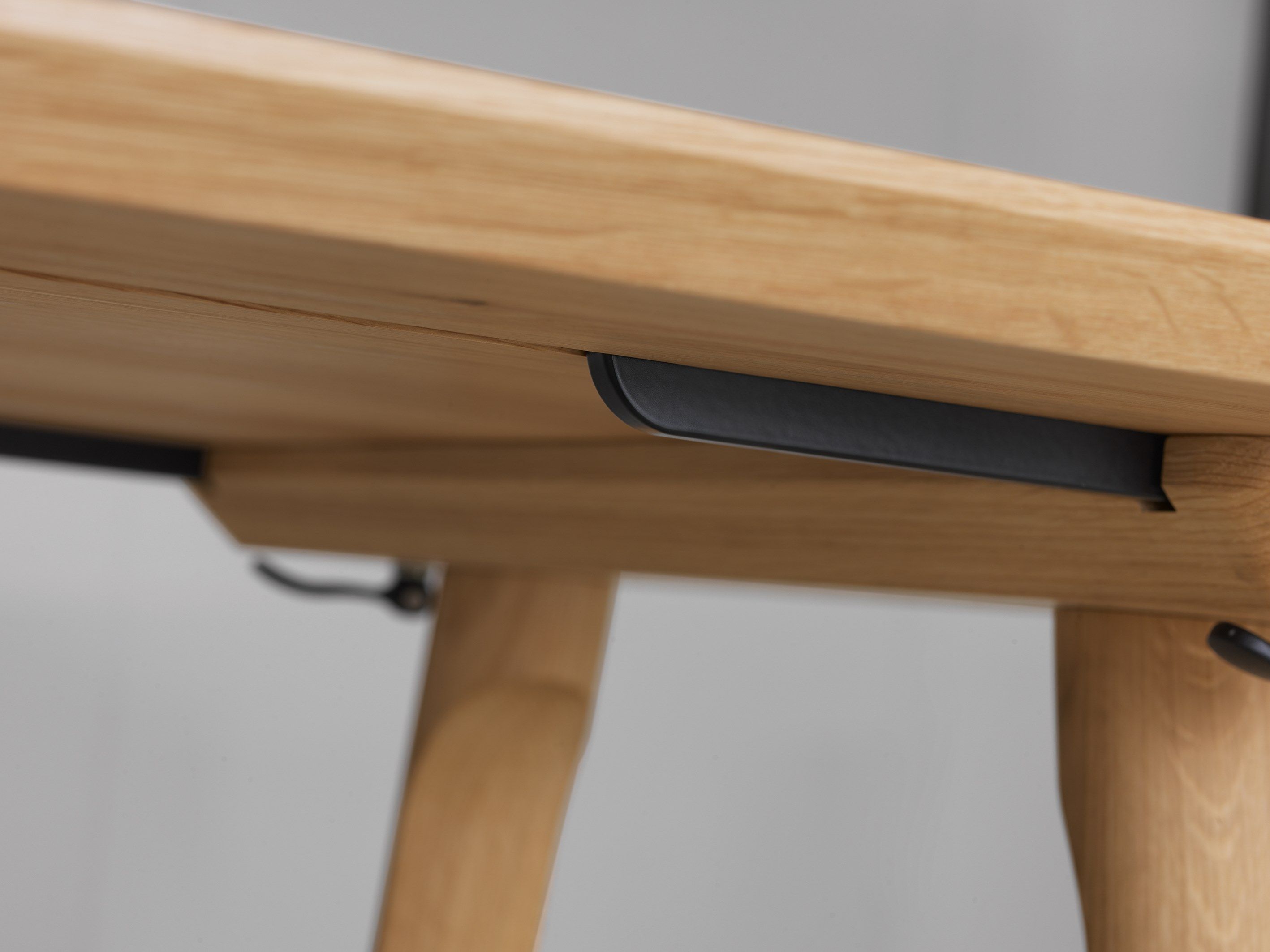 RAIL | Extending table By ZEITRAUM design Kaschkasch