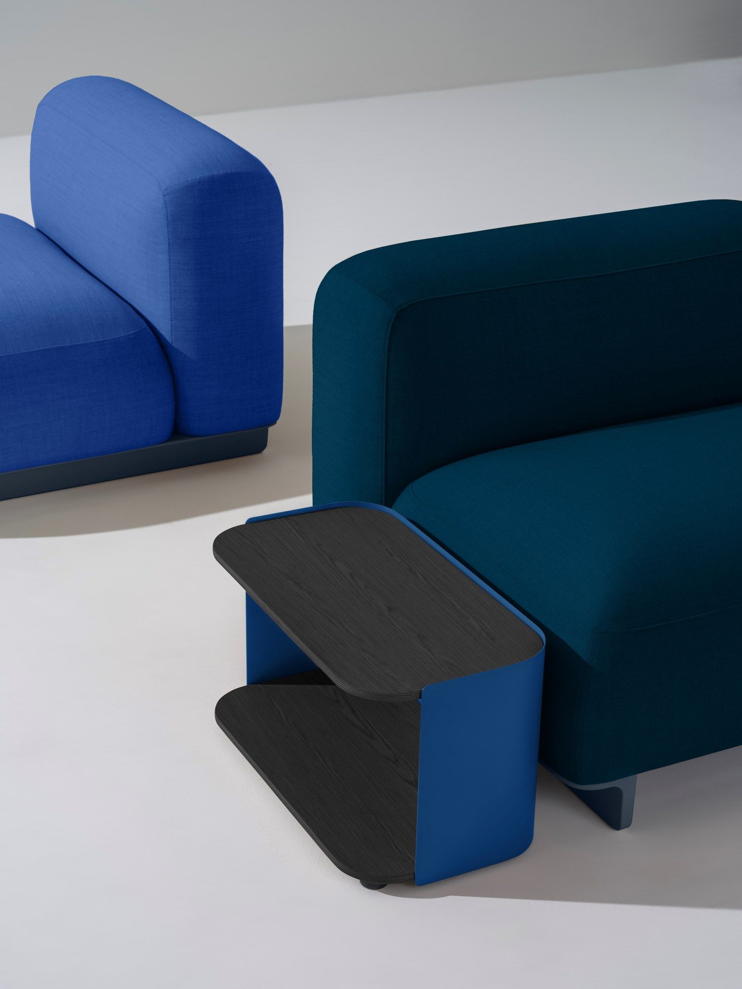 RALIK | Coffee table with storage space By Arper design Ichiro Iwasaki