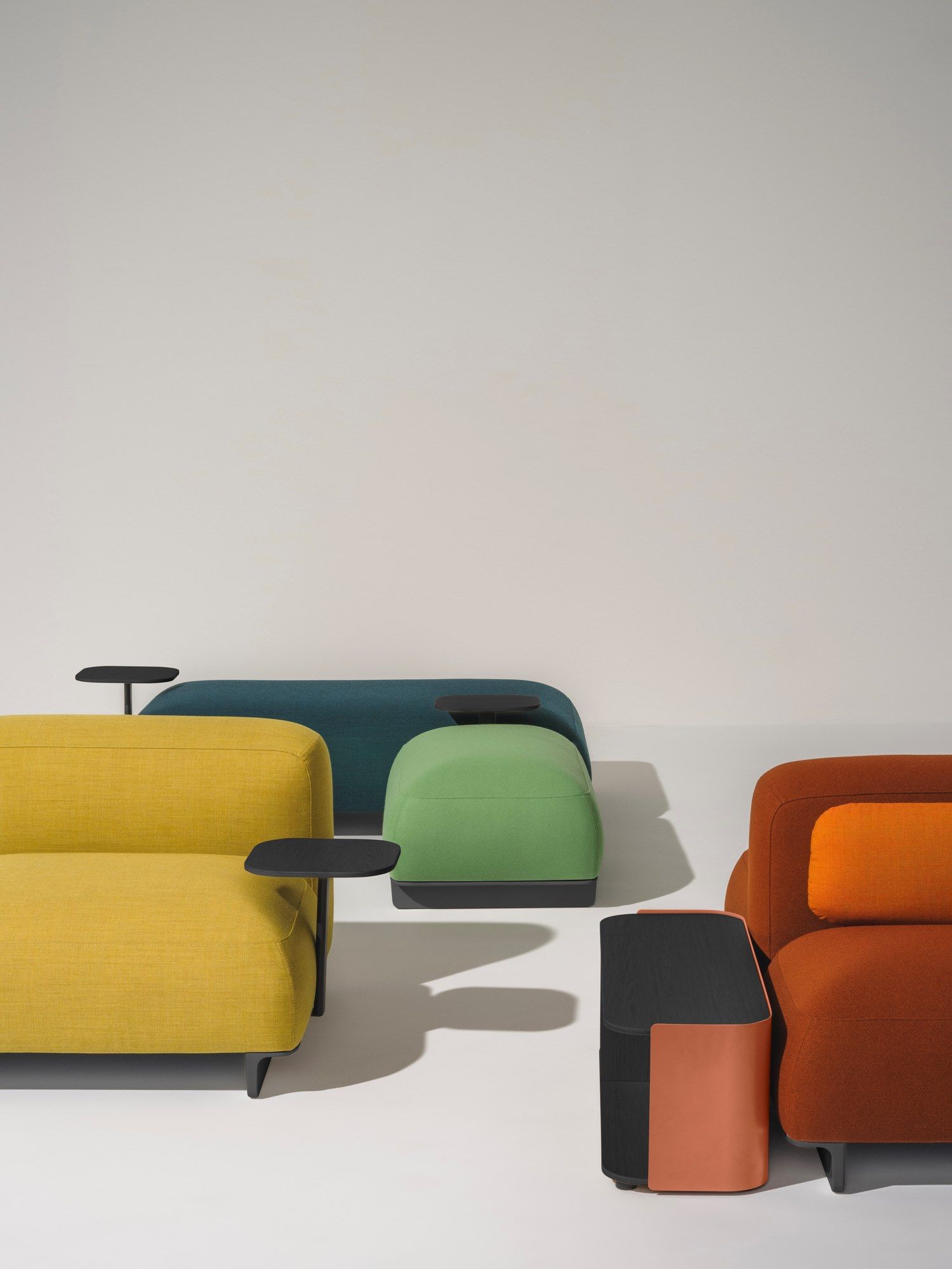 RALIK | Coffee table with storage space By Arper design Ichiro Iwasaki