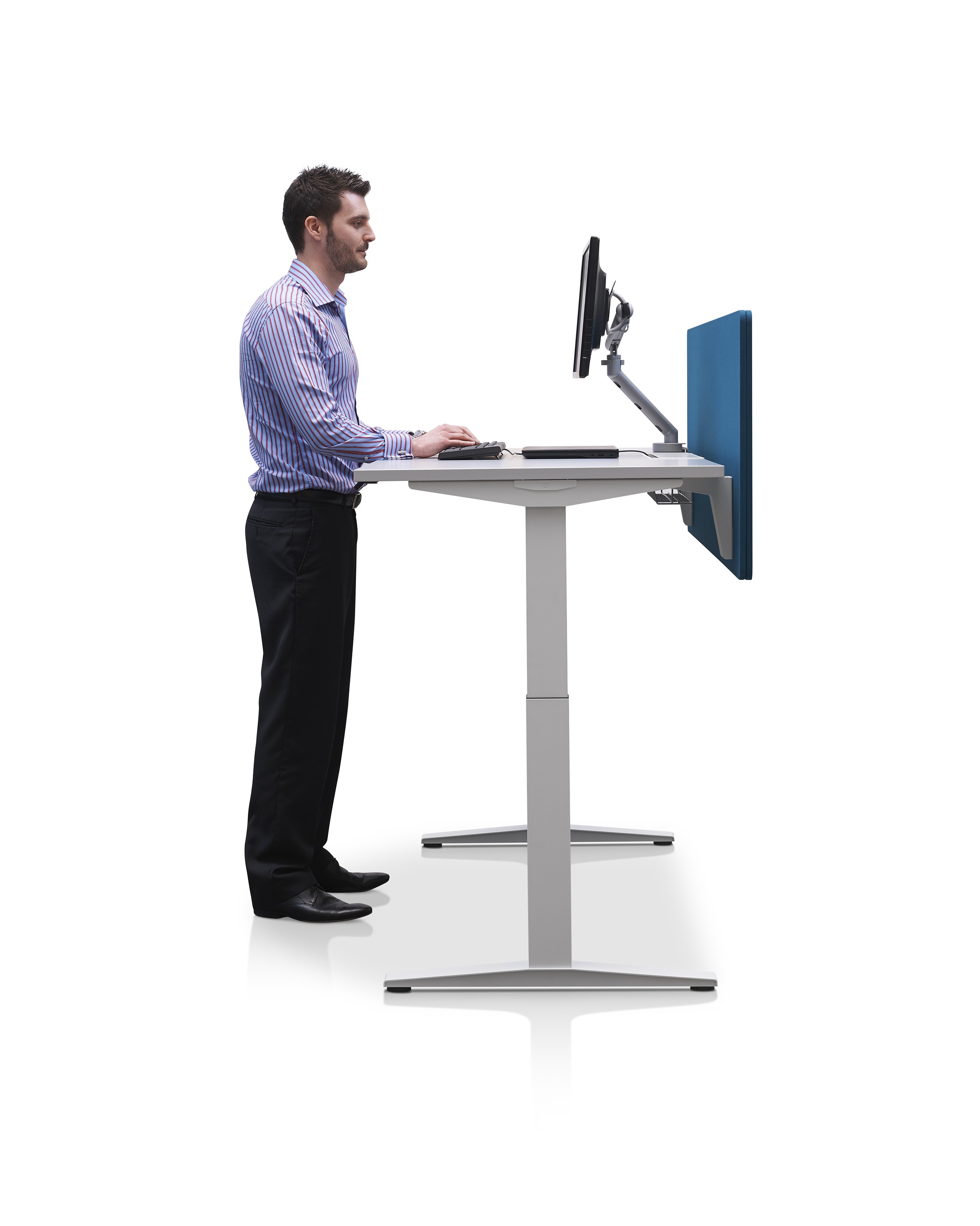 RATIO Height-adjustable workstation desk By Herman Miller