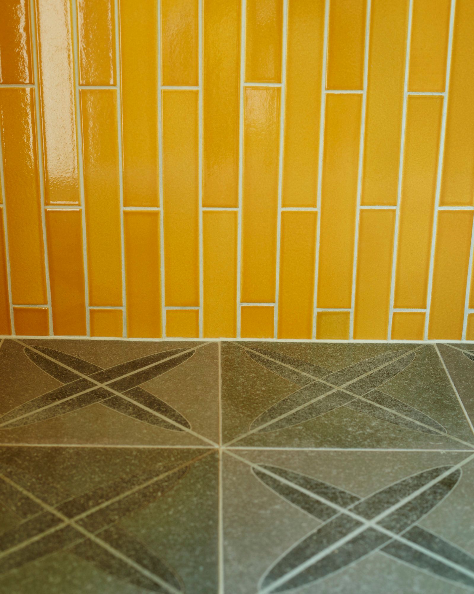 Rivestimento in pietra lavica per interni RAW ZULU JET By File Under ...