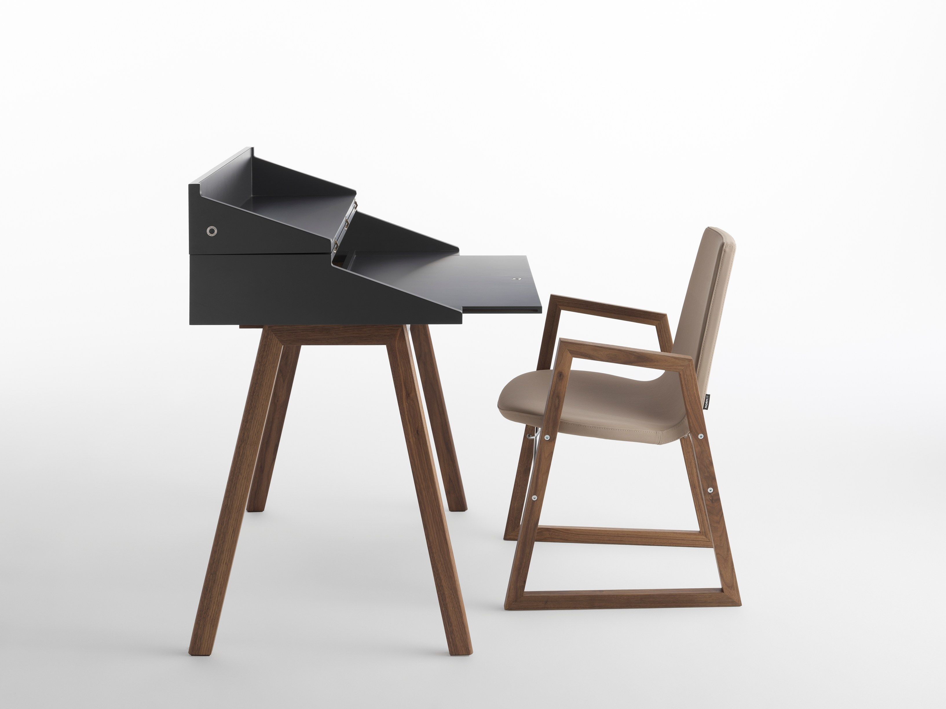 RAY | Chair with armrests By Casamania & Horm design Orlandini Design