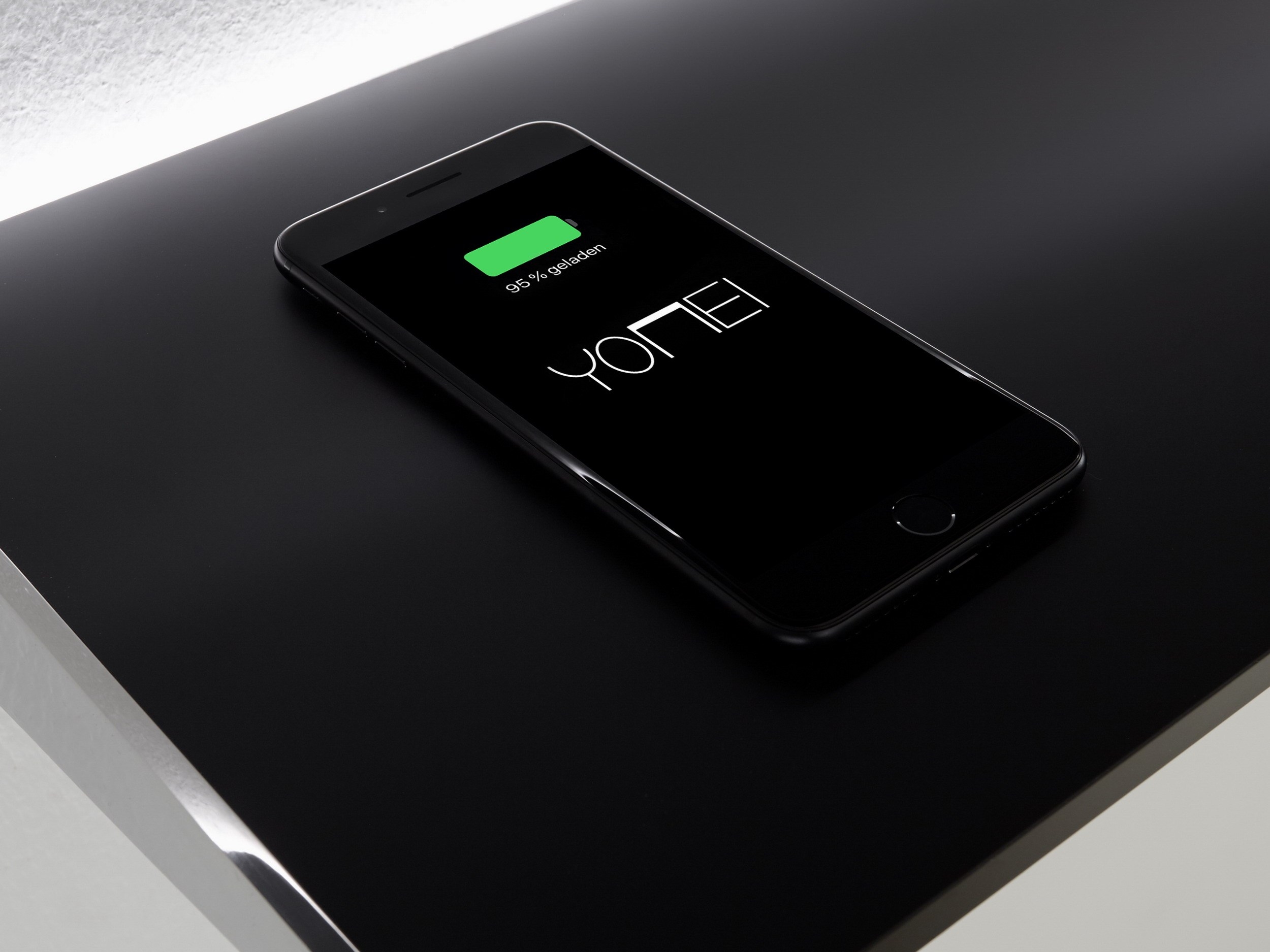RAY Mensola / ricarica wireless By YOMEI | design André Schelbach