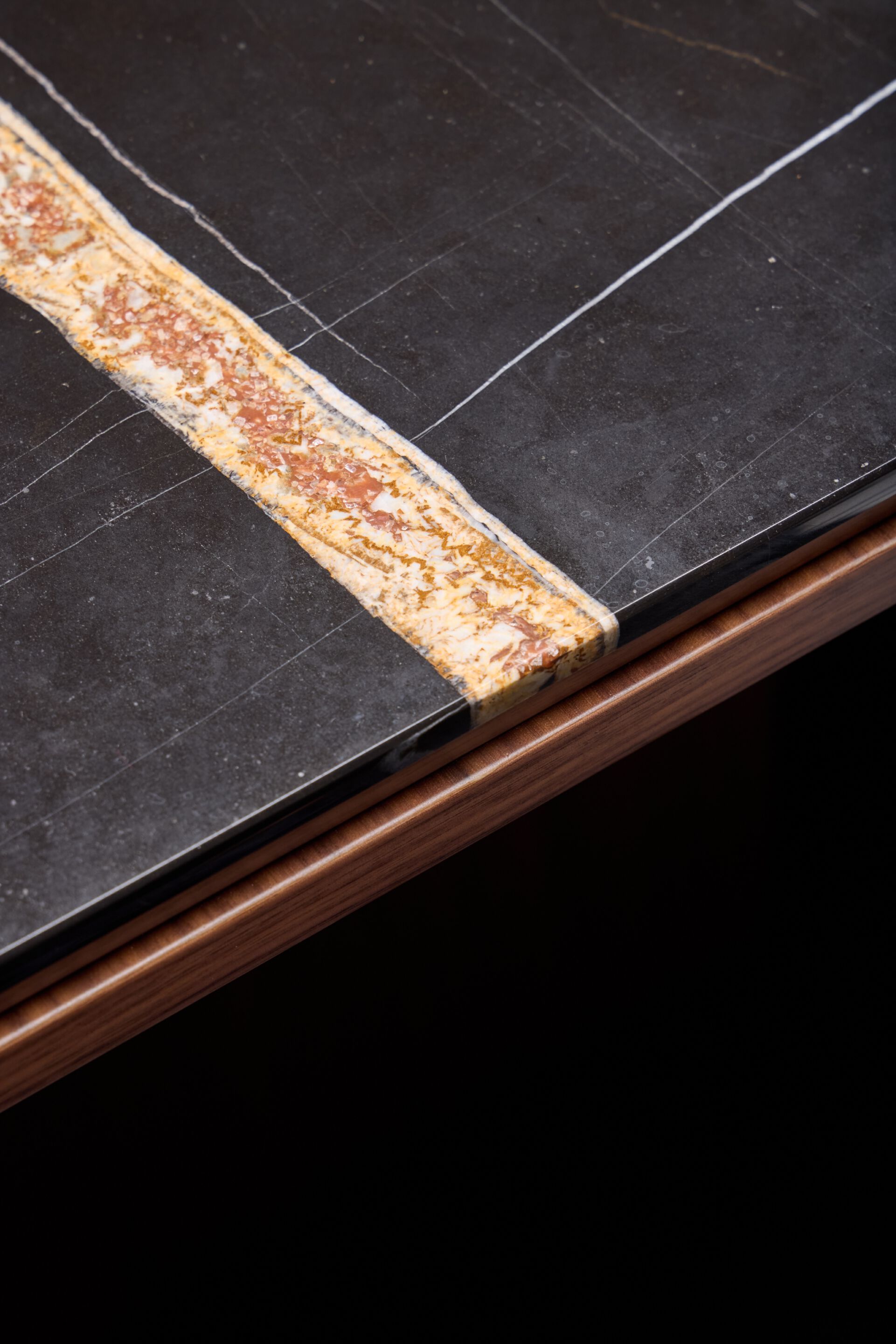 OOMA Table By REDA AMALOU DESIGN | design Reda Amalou