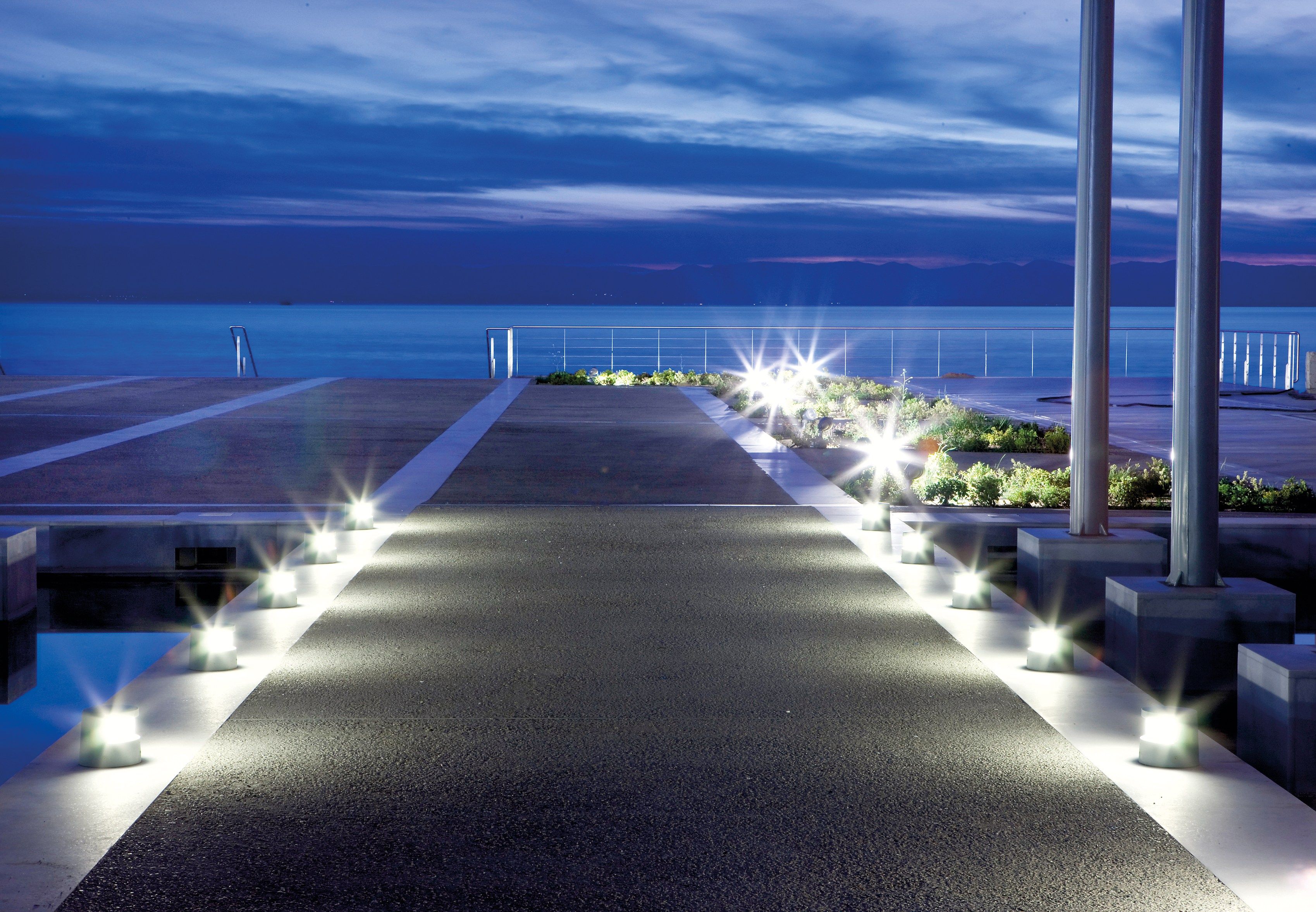 Paletto e minipaletto a led e sorgenti tradizionali REEF By SIMES