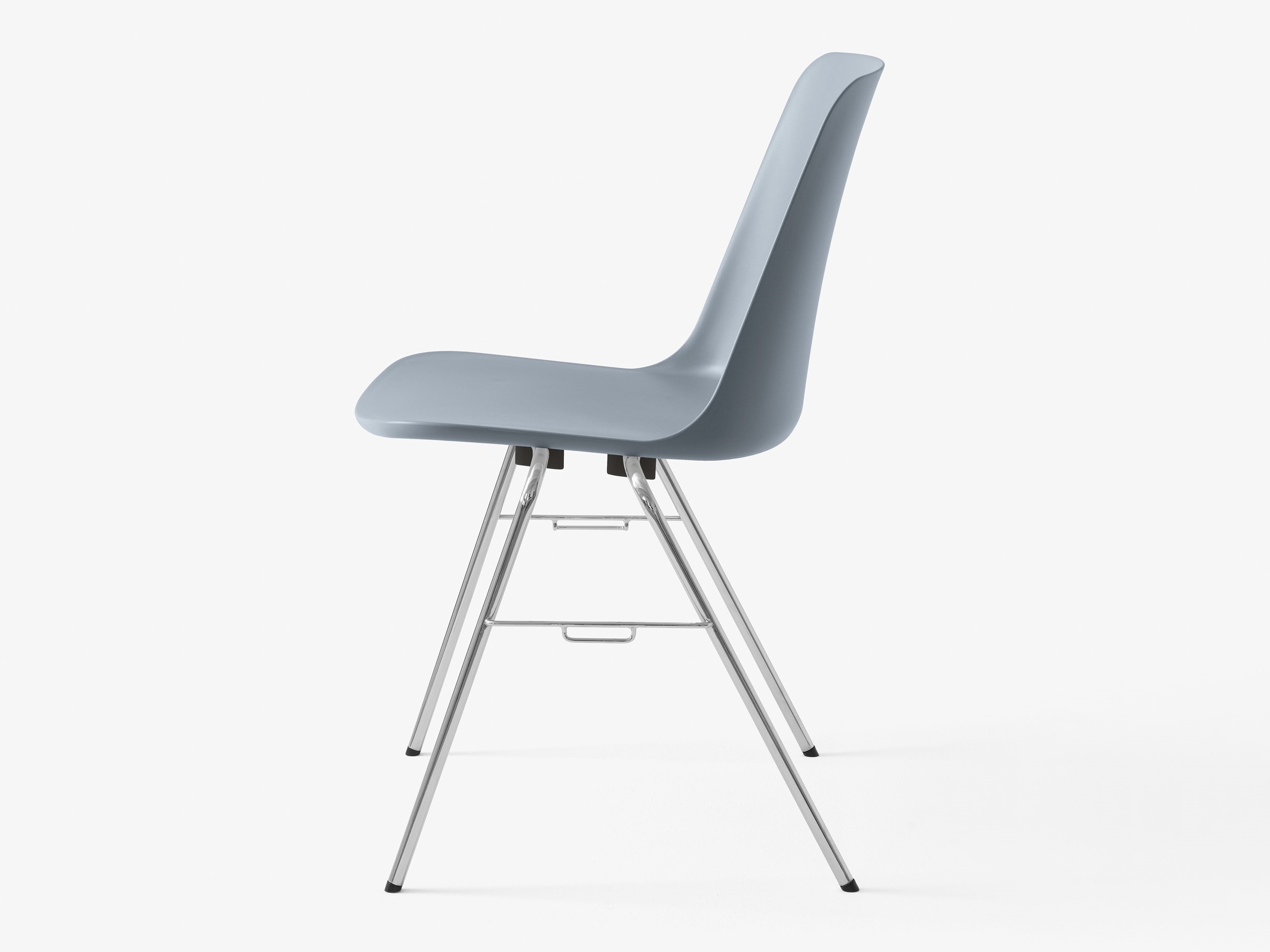 RELY HW27 Stackable chair By &TRADITION | design Hee Welling