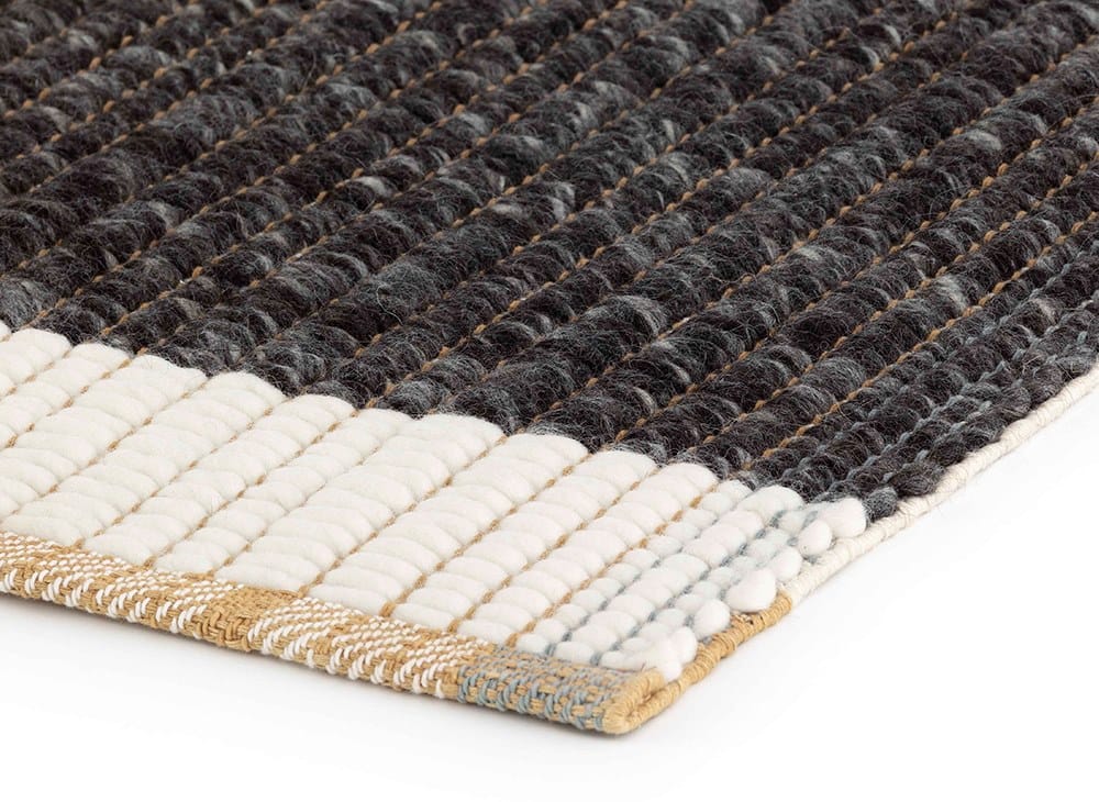 REVERSIBLE BLACK | Rug By GAN design Charlotte Lancelot