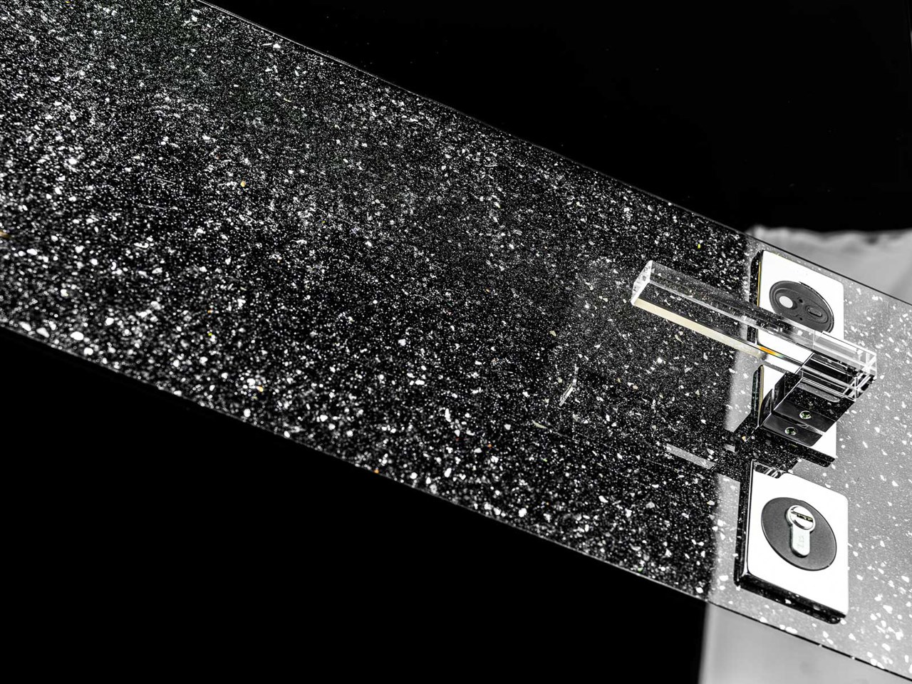RIACE Swing armored door with resin covering By Ercole