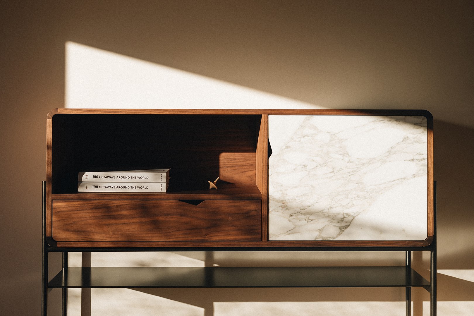 RICH S CALACATTA 边柜 By Maami Home | design Fábio Teixeira