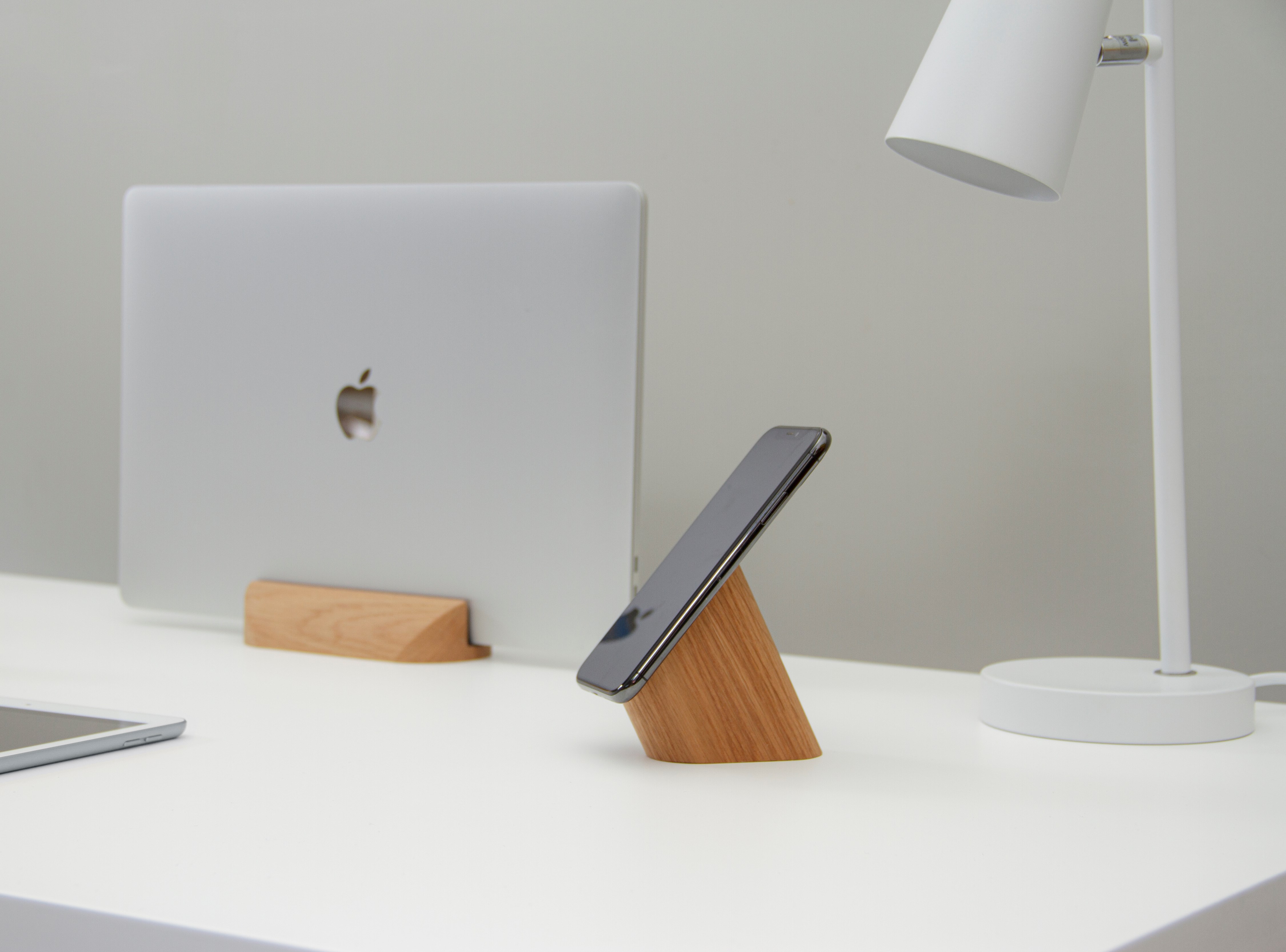 Smartphone stand RISCO Geo Collection By Woodendot