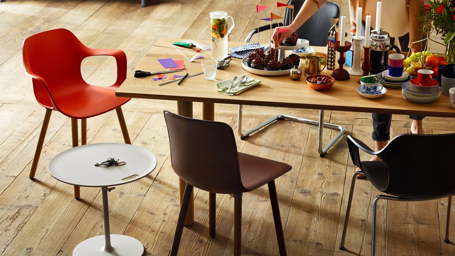 Höhenverstellbarer runder Couchtisch RISE TABLE By Vitra Design Jasper ...