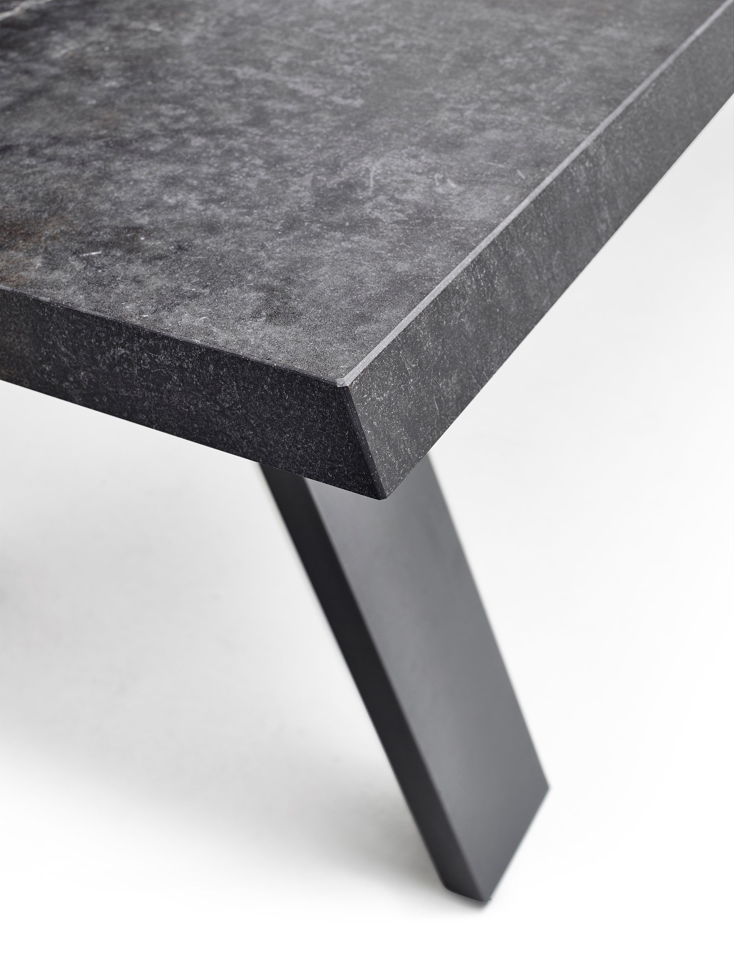 ROCK | Garden table By solpuri design Klaus Nolting