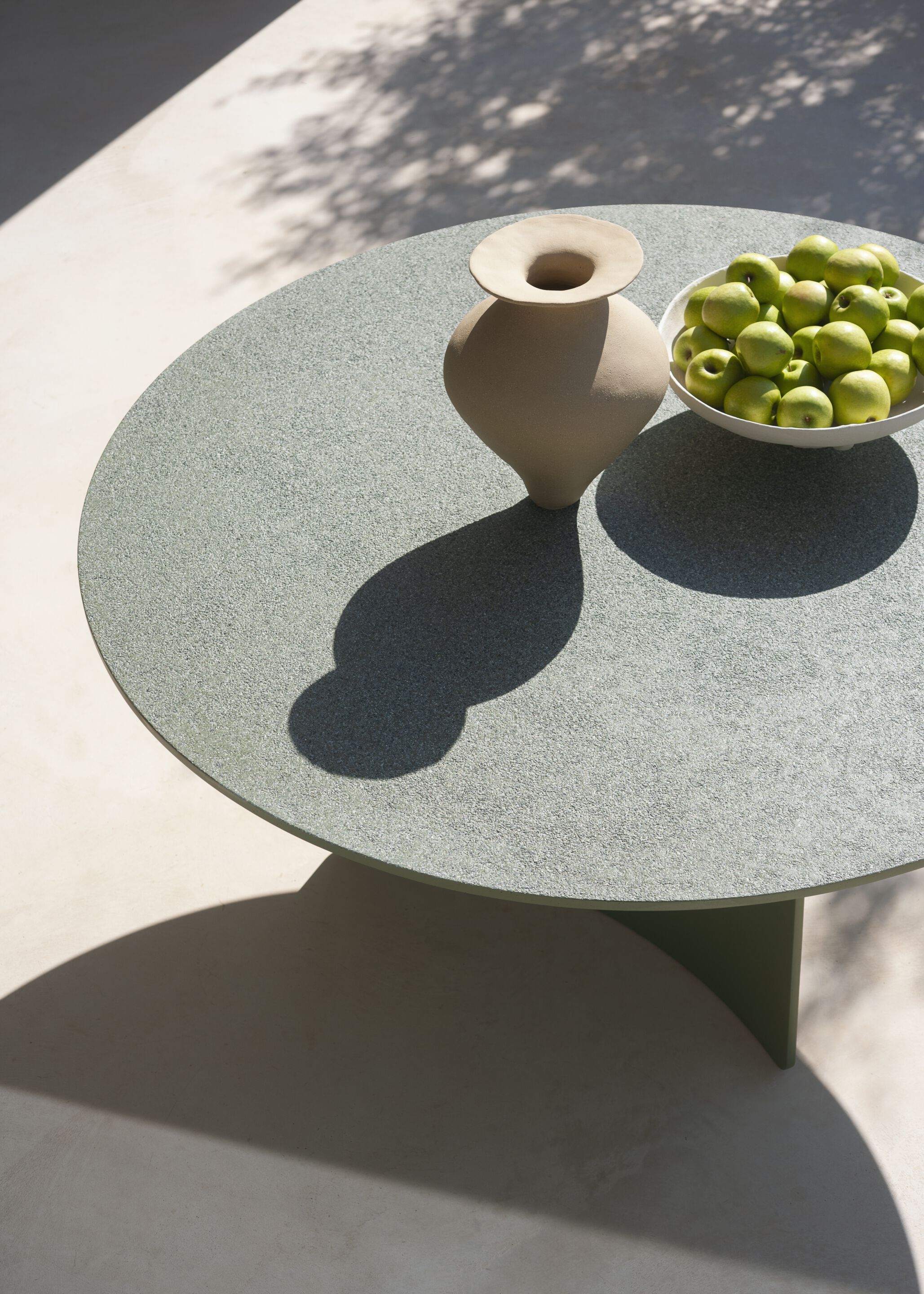 ASPIC Garden table By RODA | design Gordon Guillaumier