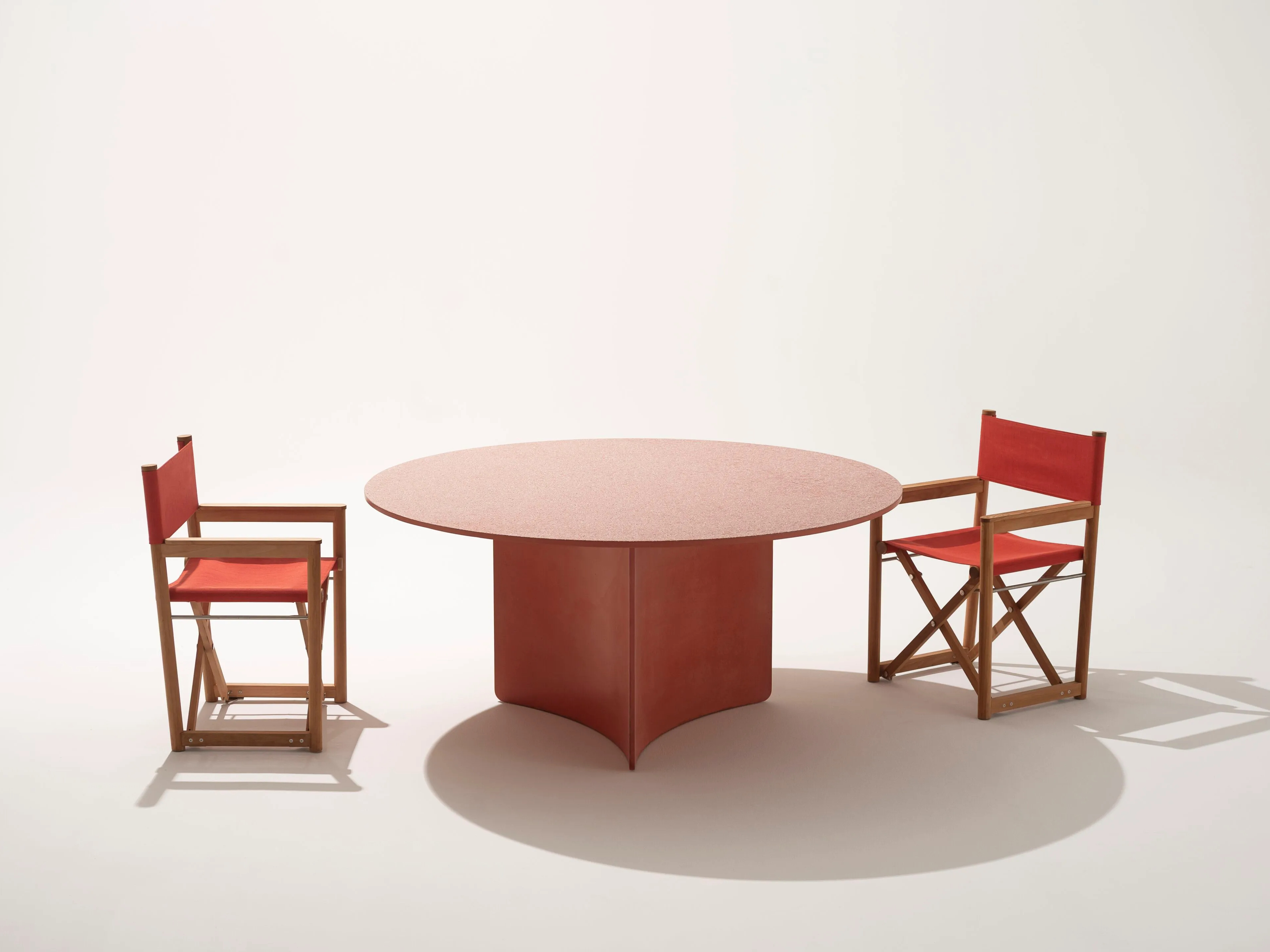 ASPIC Garden table By RODA | design Gordon Guillaumier