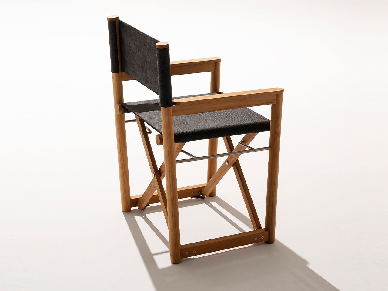 ORSON Folding Batyline garden chair By RODA | design Gordon Guillaumier