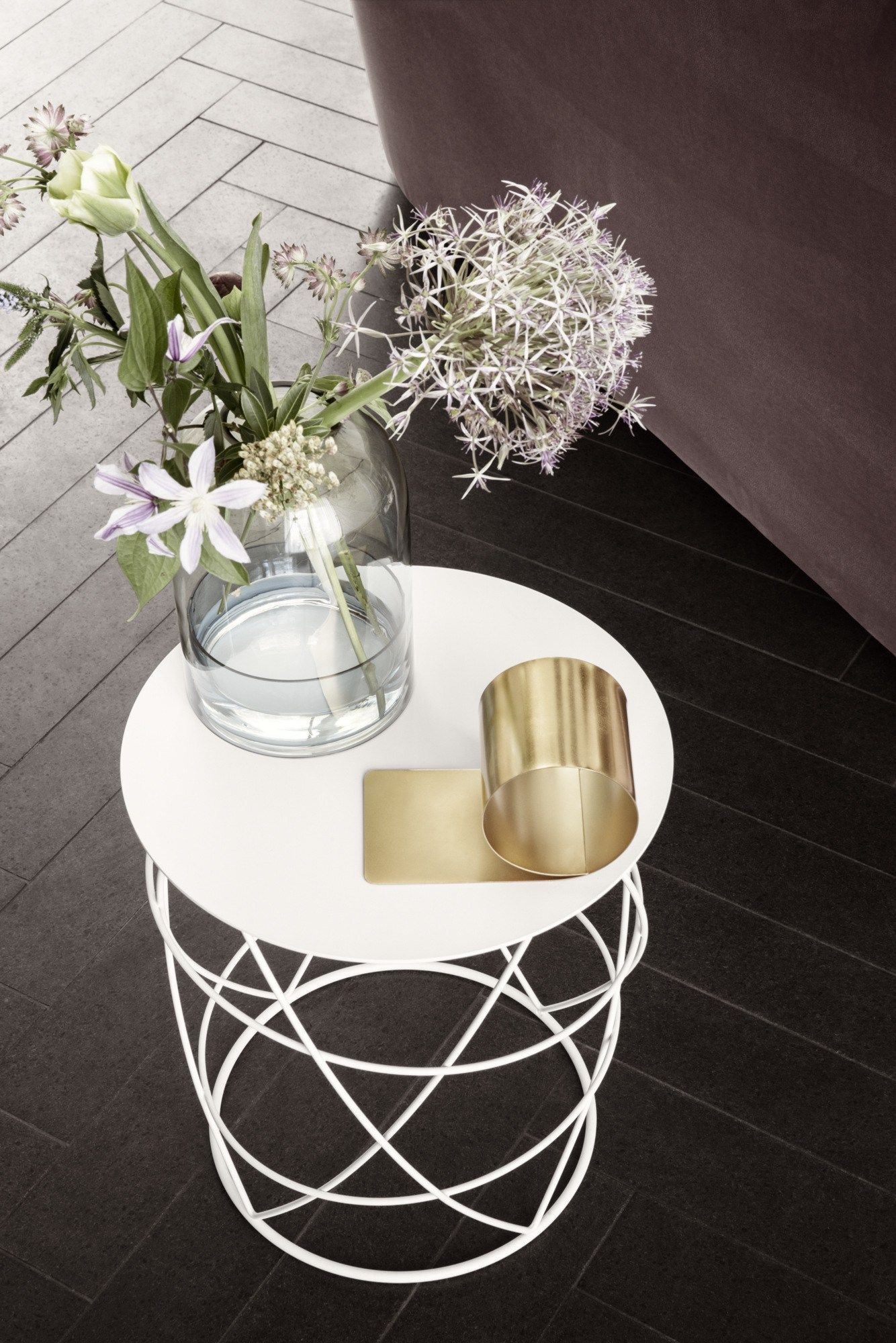 ROLF BENZ 942 Round metal coffee table By Rolf Benz | design Annette Lang