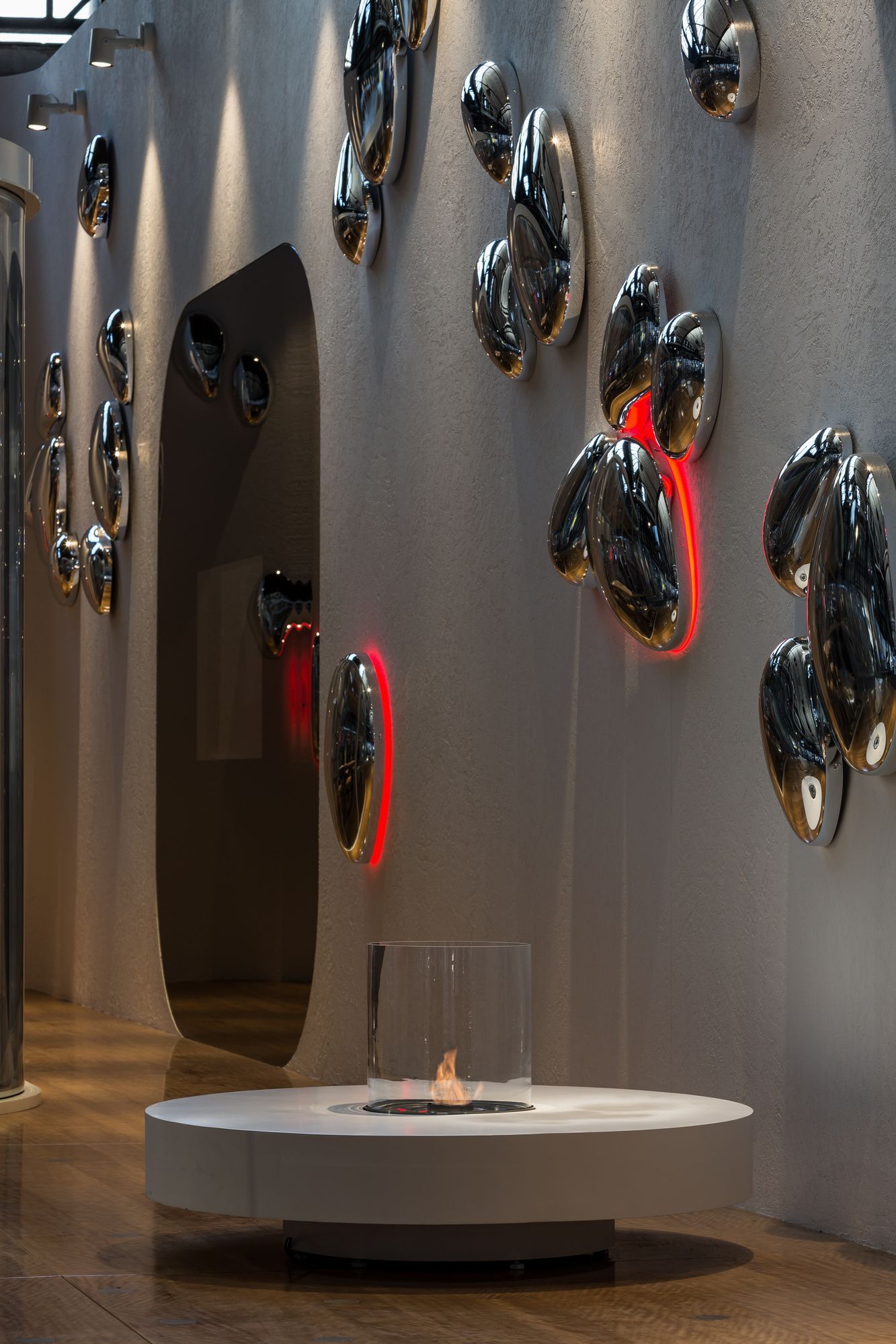 RONDO COMMERCE 壁炉 By Planika