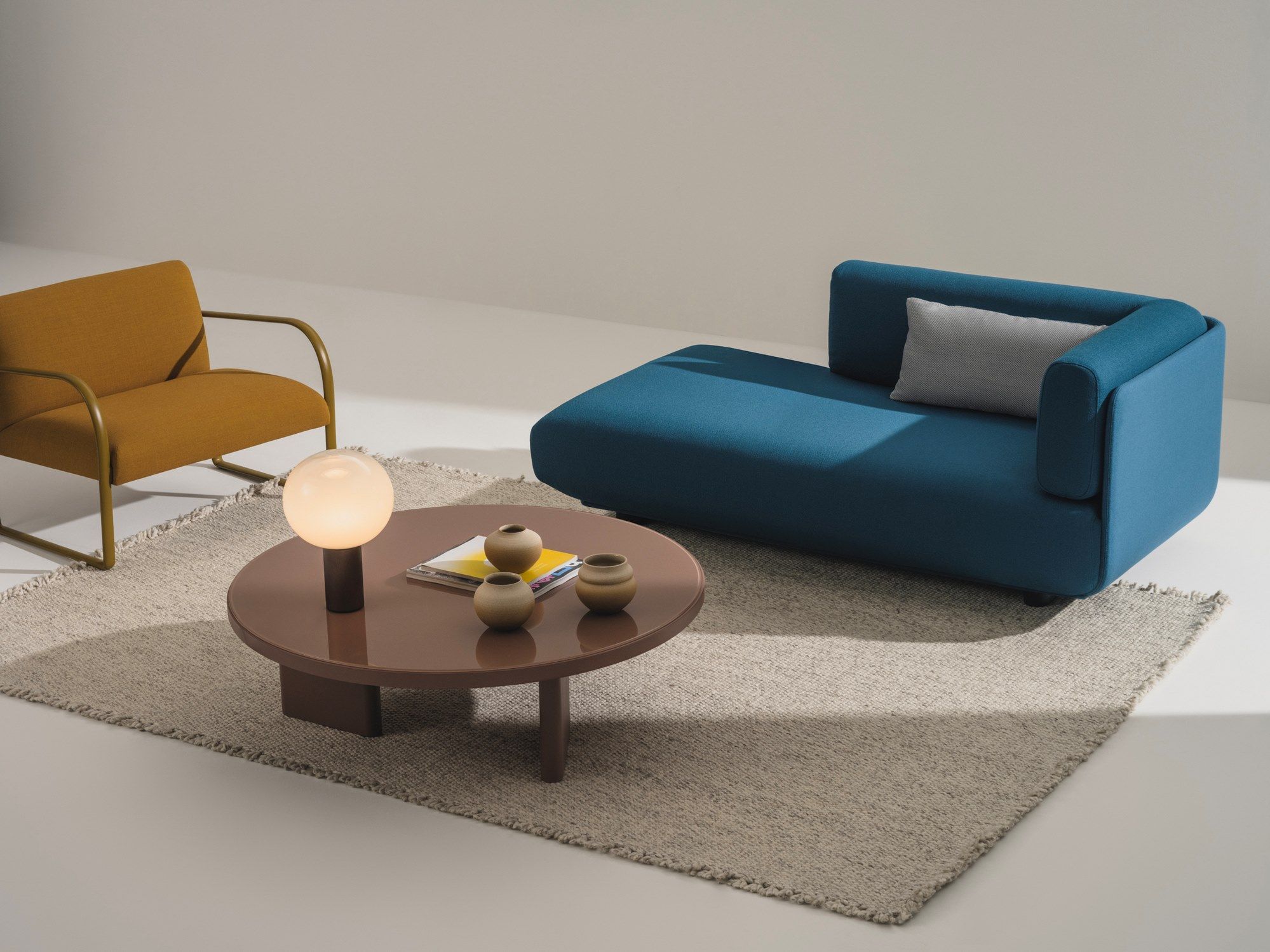ROOPA Round coffee table By Arper | design Doshi Levien