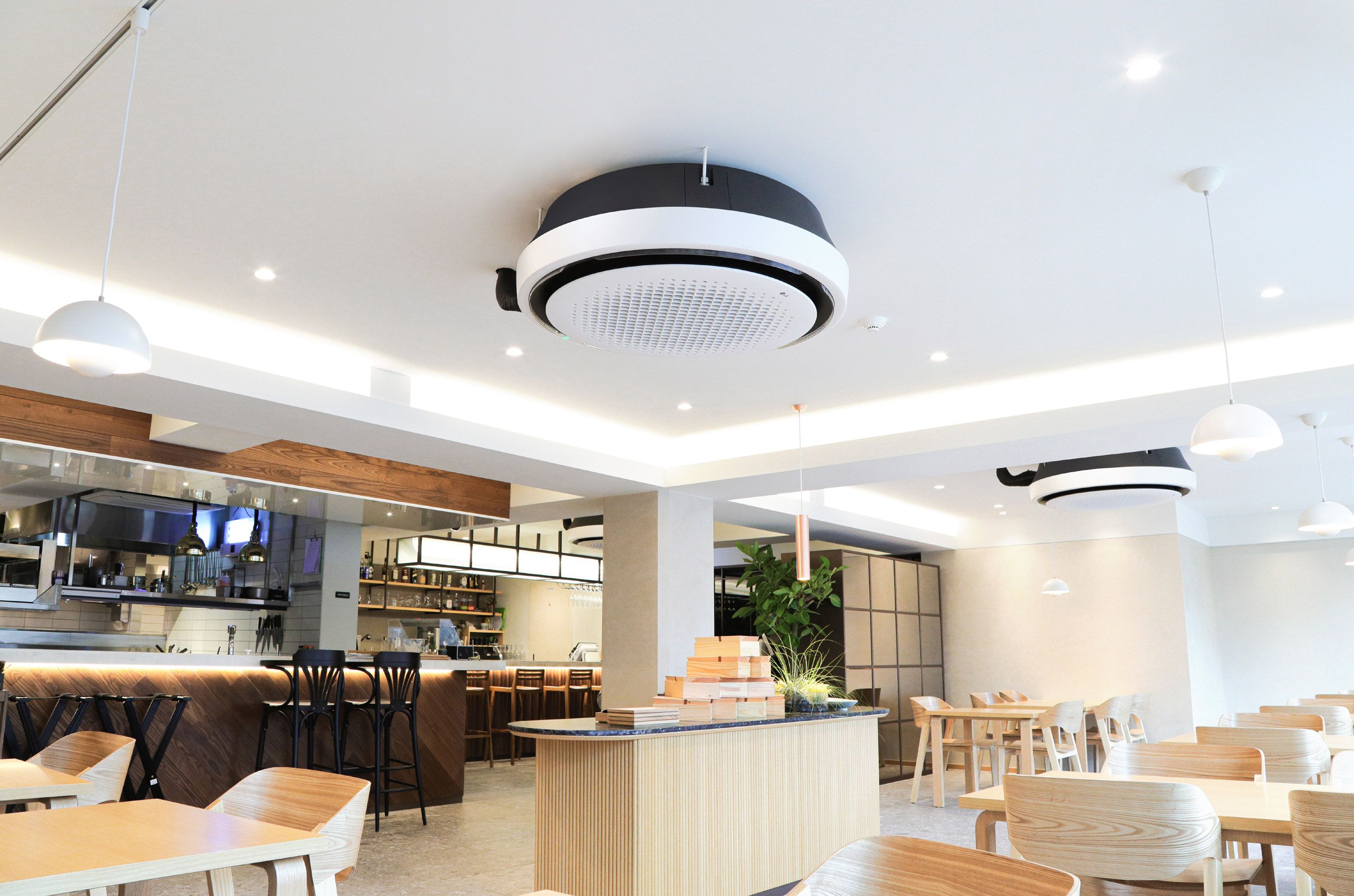 ROUND CASSETTE Ceiling mounted mono-split air conditioning unit By LG ...