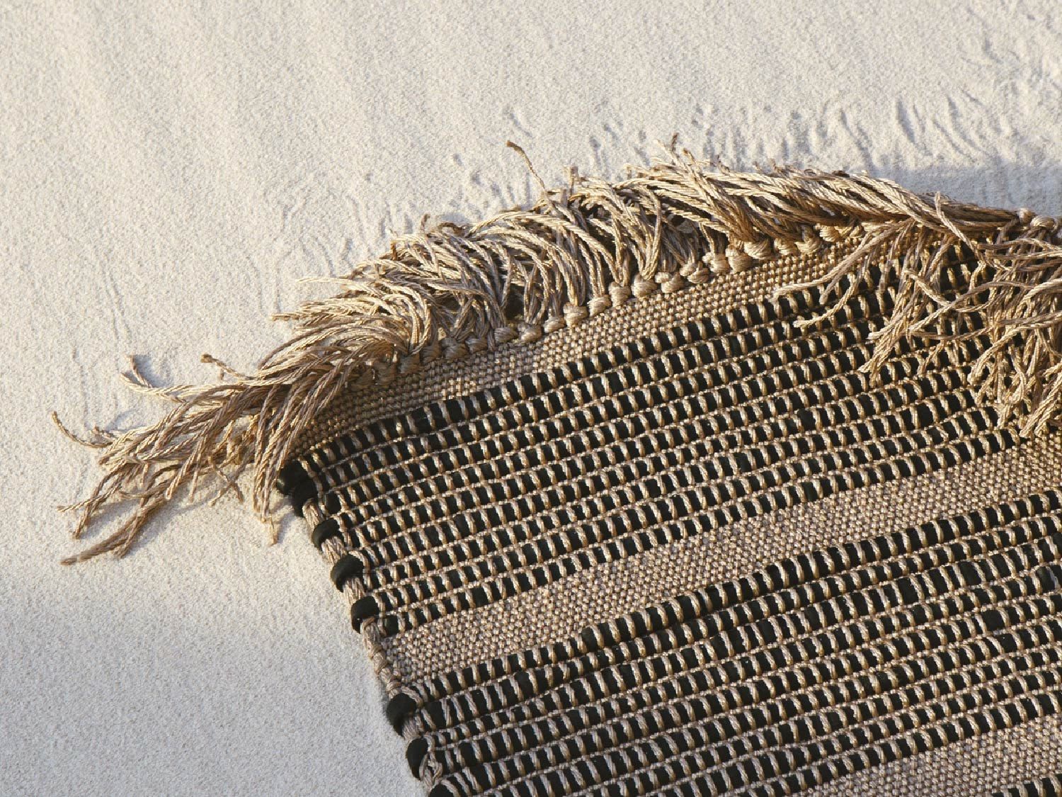 Handmade striped polyester rug RUBBER TUBE Flat weave rugs Collection ...