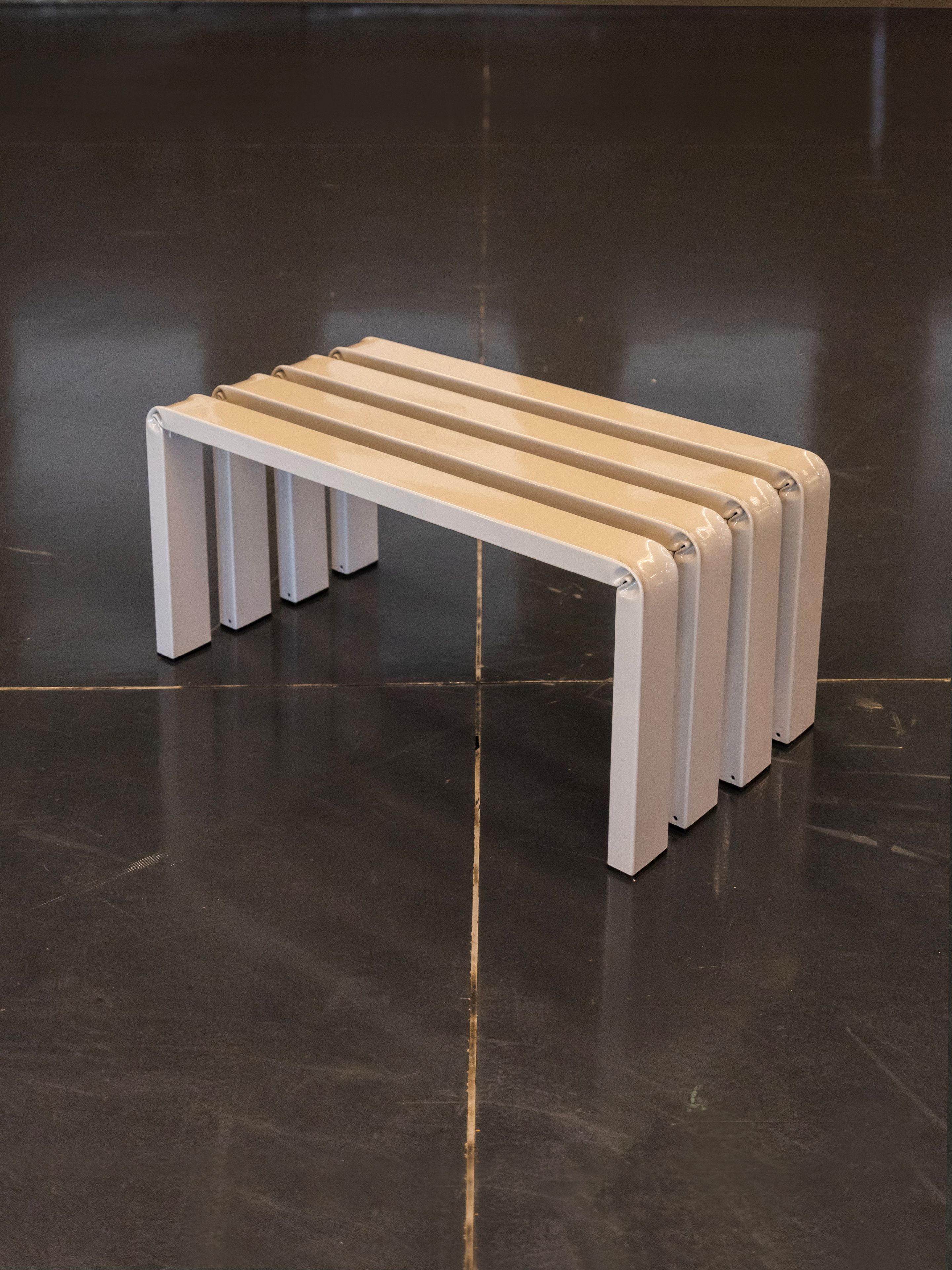 RUNWAY | Steel bench By Situér
