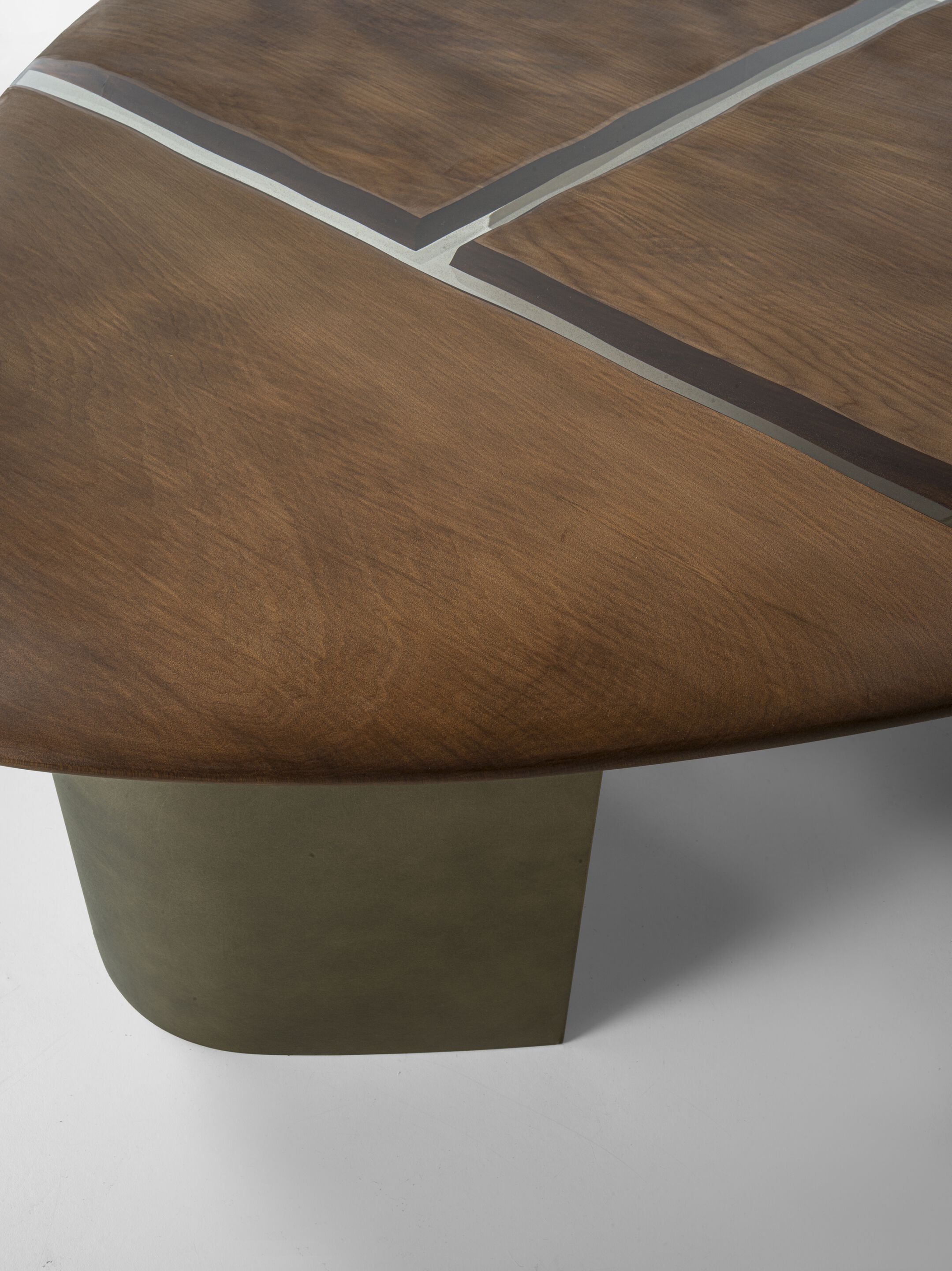 KAURI DELTA Coffee table By Riva 1920