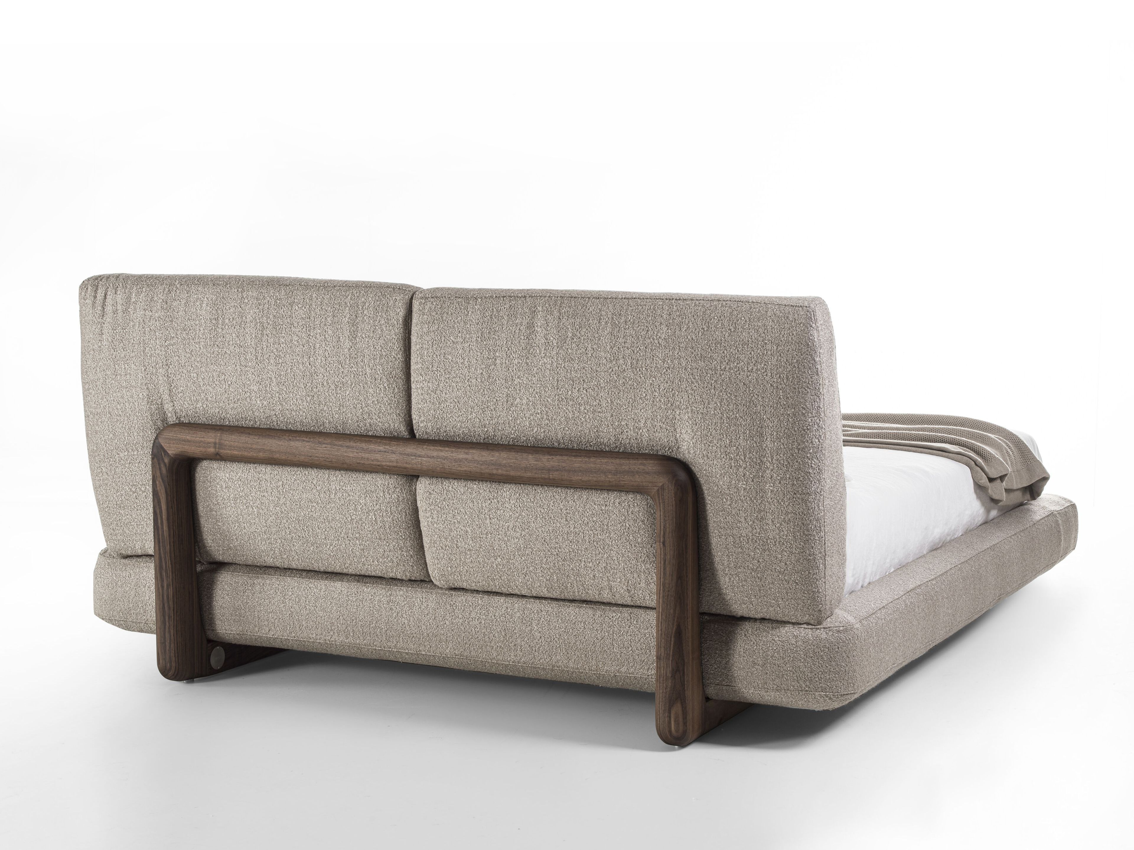 SOSPIRO Upholstered double bed By Riva 1920
