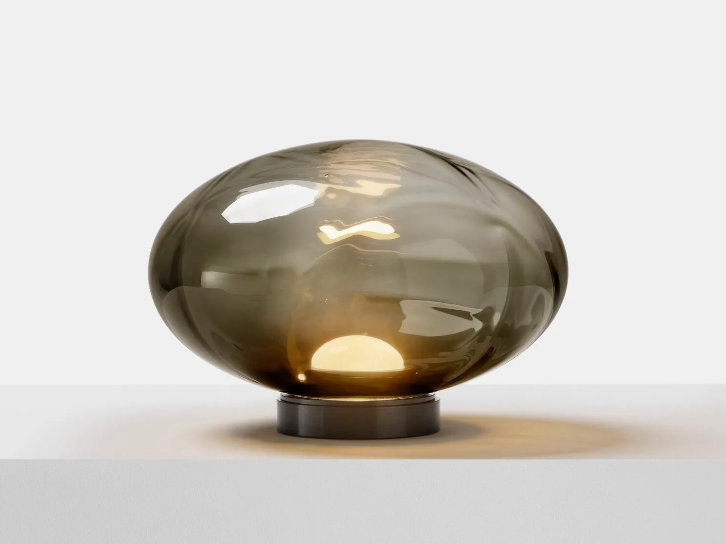 AERIS Table lamp By Ross Gardam