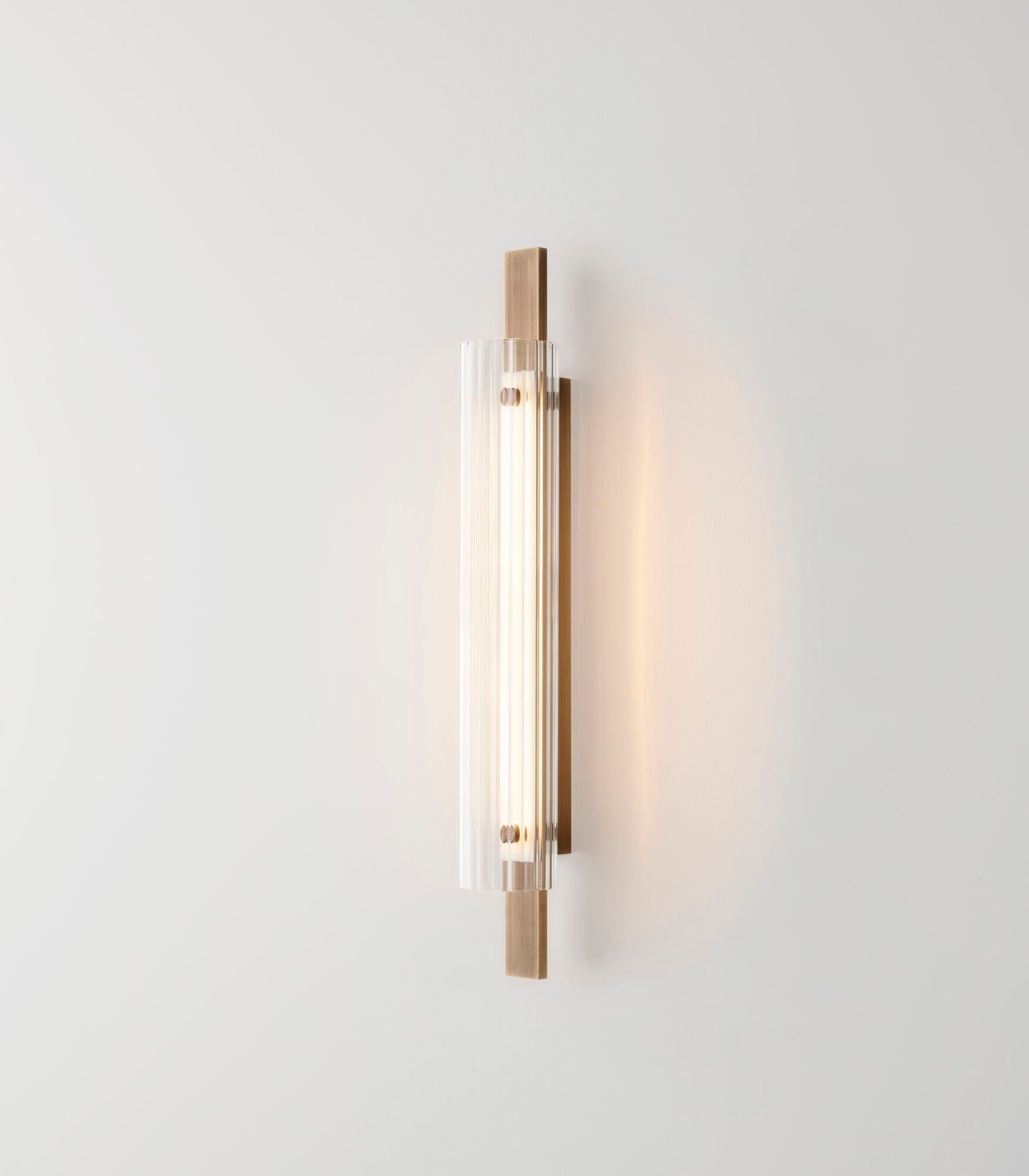 VOLANT Wall lamp By Ross Gardam