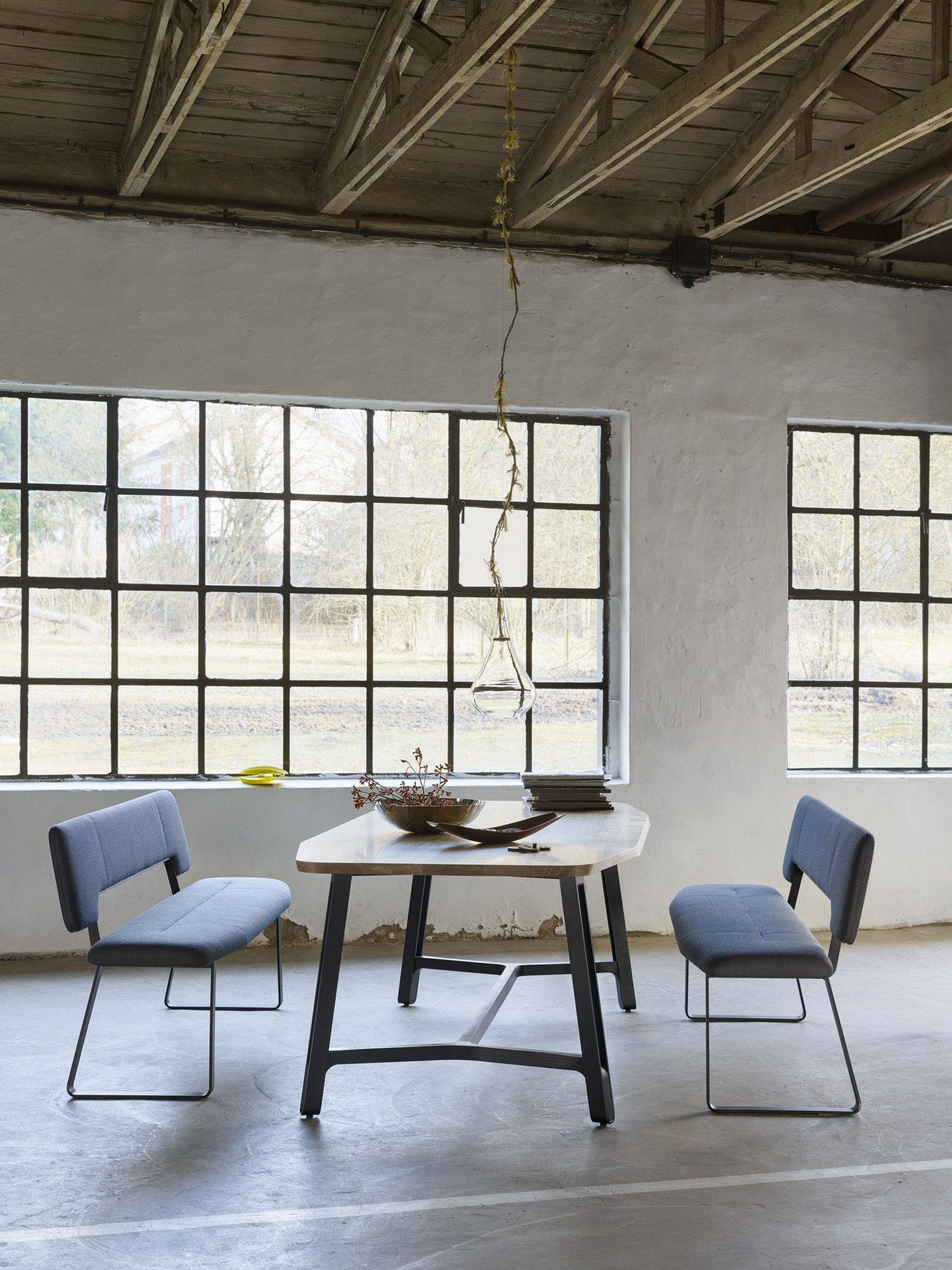 S 1092 table By Thonet