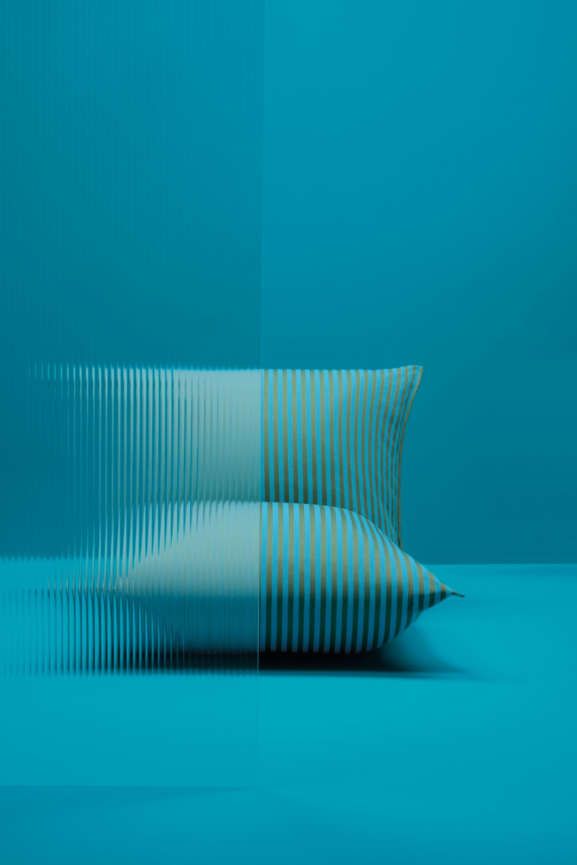 BREZZA RELAX Modular garden sofa in fabric By S-CAB